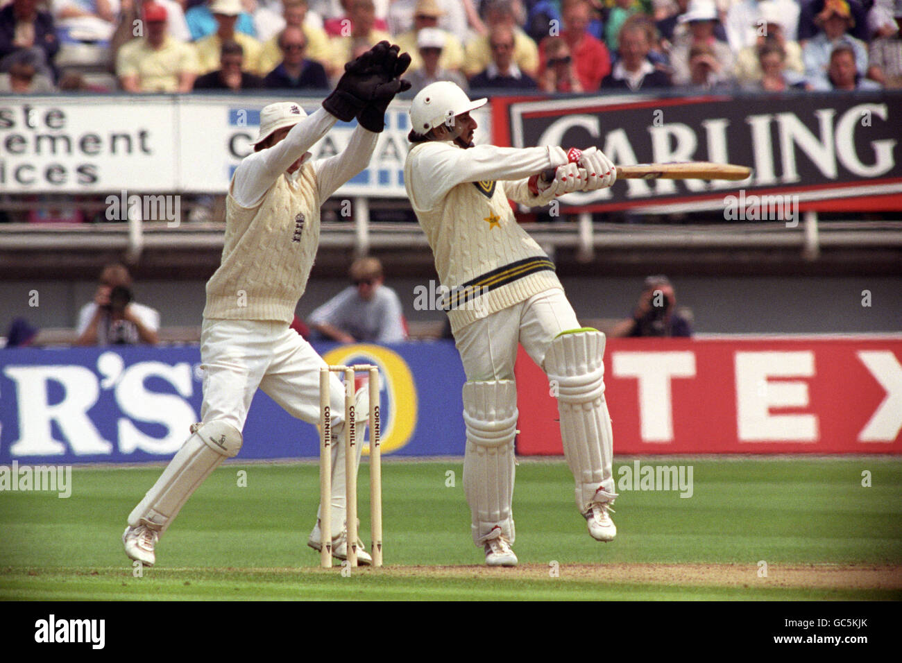 Javed miandad hi-res stock photography and images - Alamy