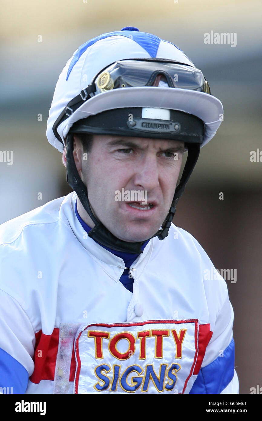 Robert winston portrait hi-res stock photography and images - Alamy