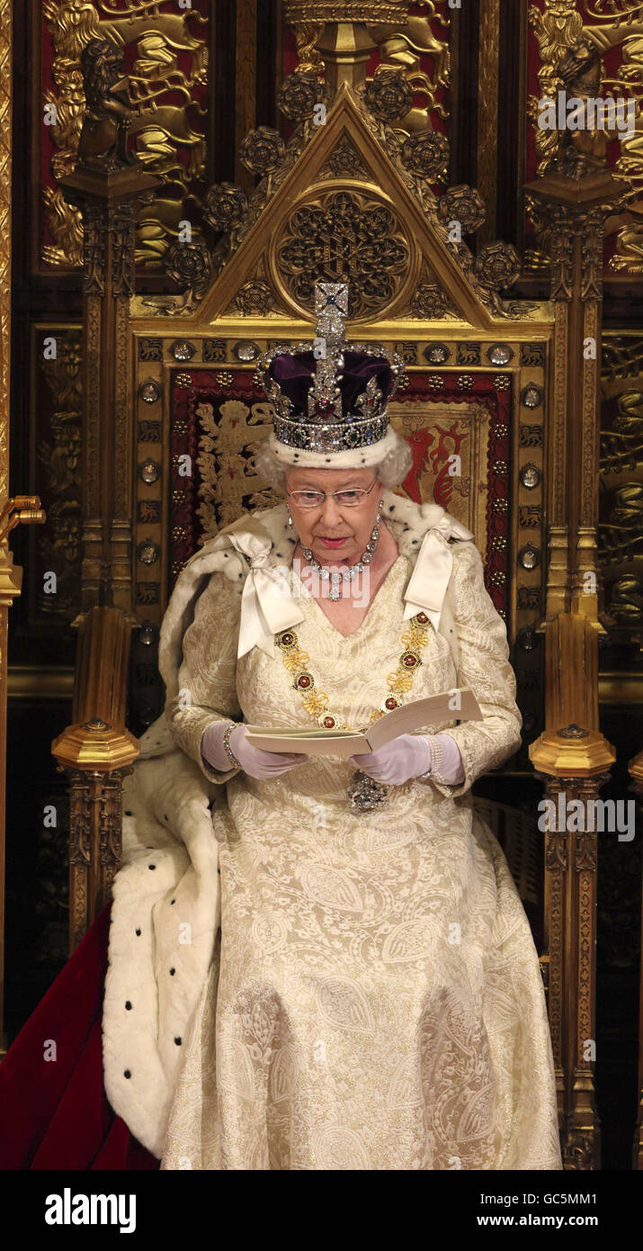 Queen Elizabeth II gives her speech to the House of Lords chamber ...