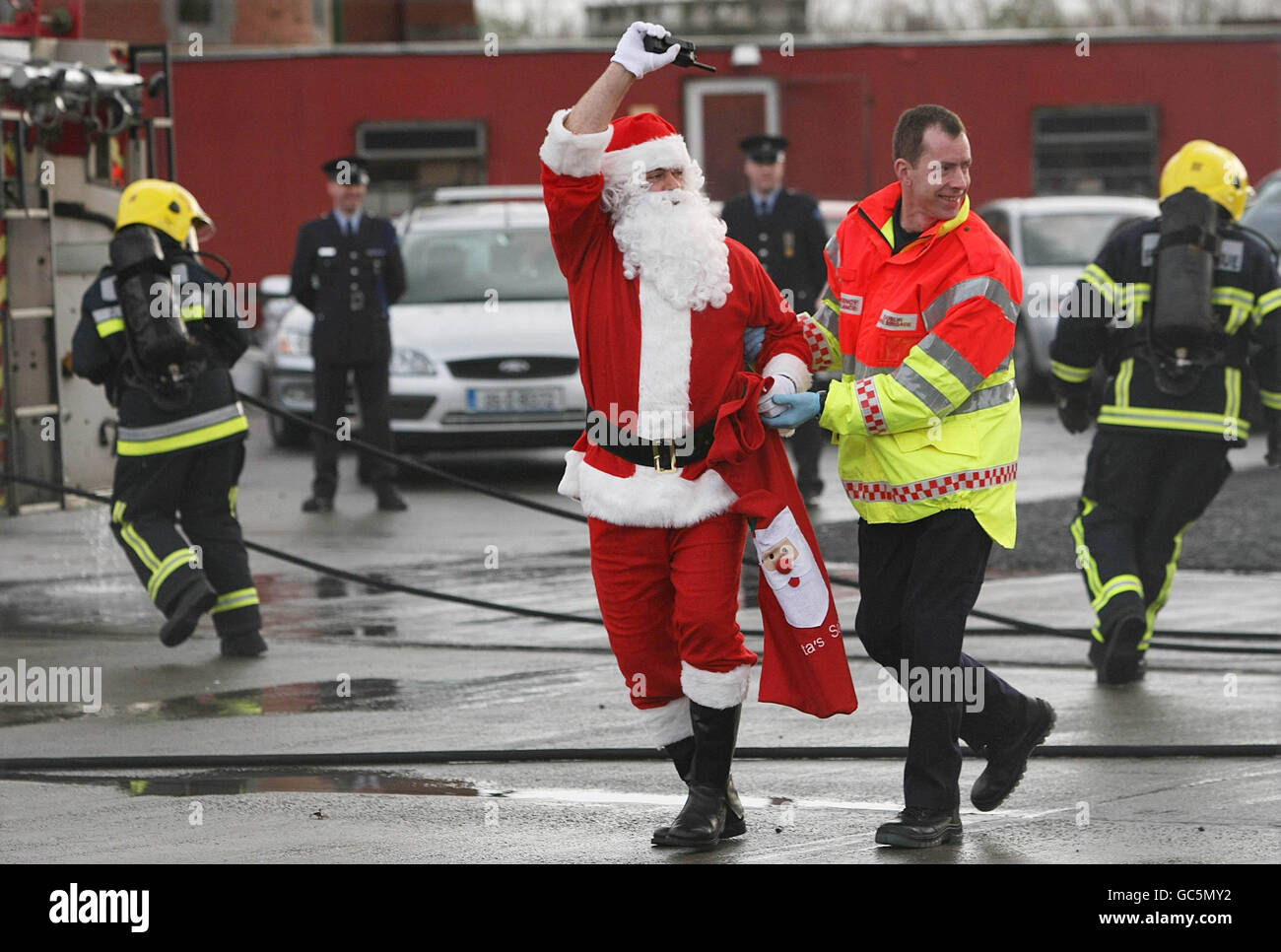 Graduation cap on fire hi-res stock photography and images - Alamy