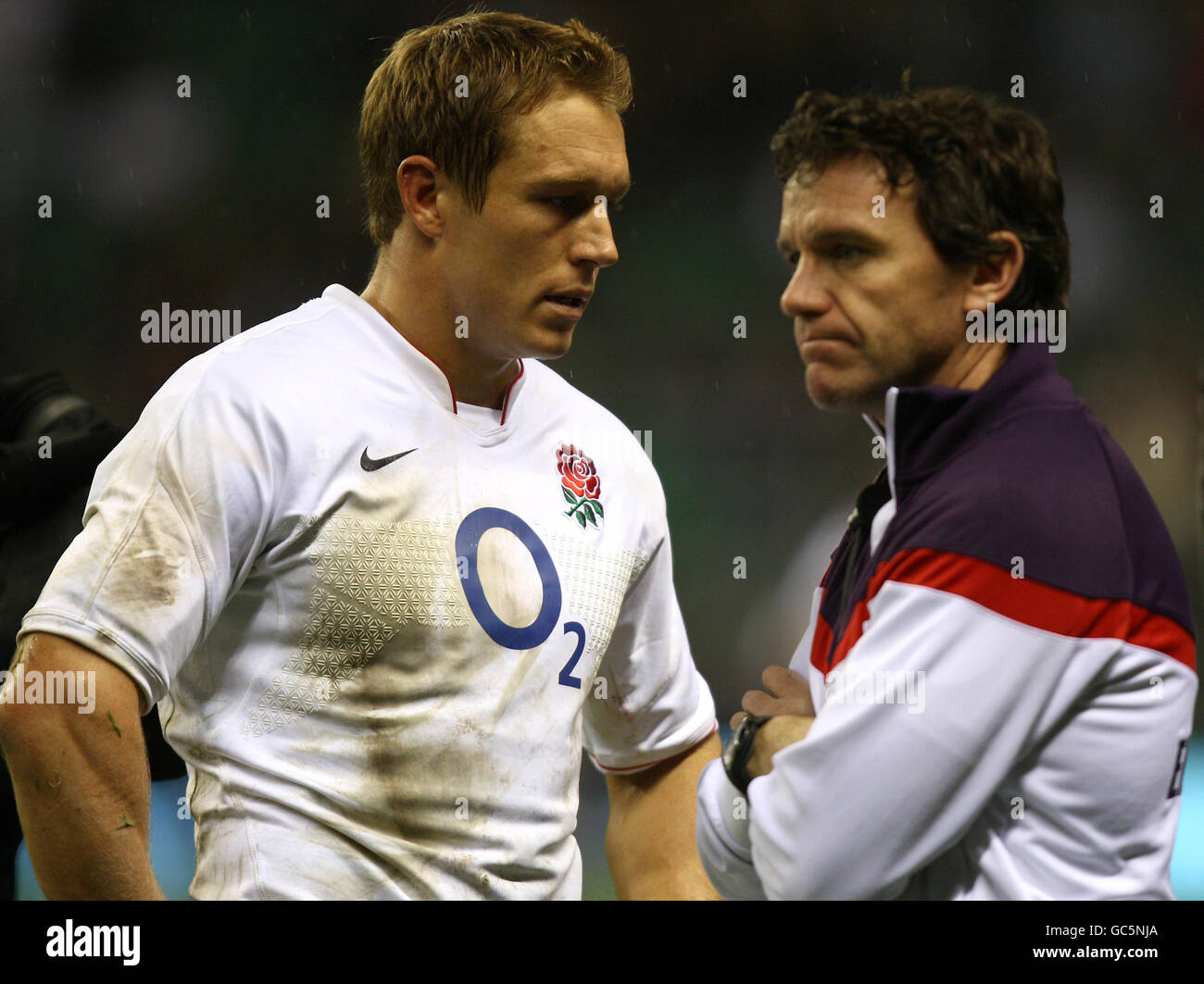England's Jonny Wilkinson (left) and England rugby defence coach Mike ...