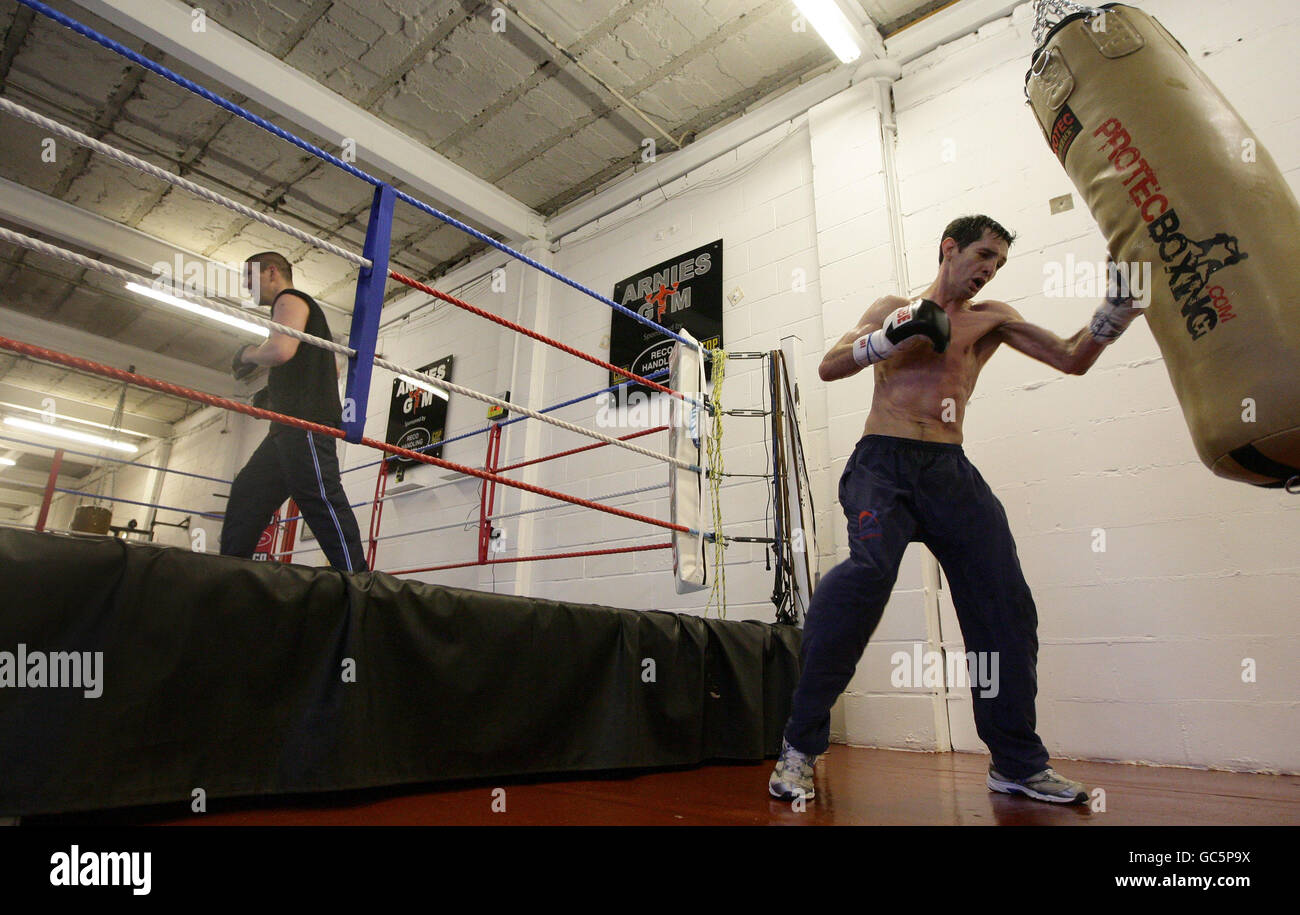 Boxer Stevie Bell (right) during a media work out at Arnie's Gym ...