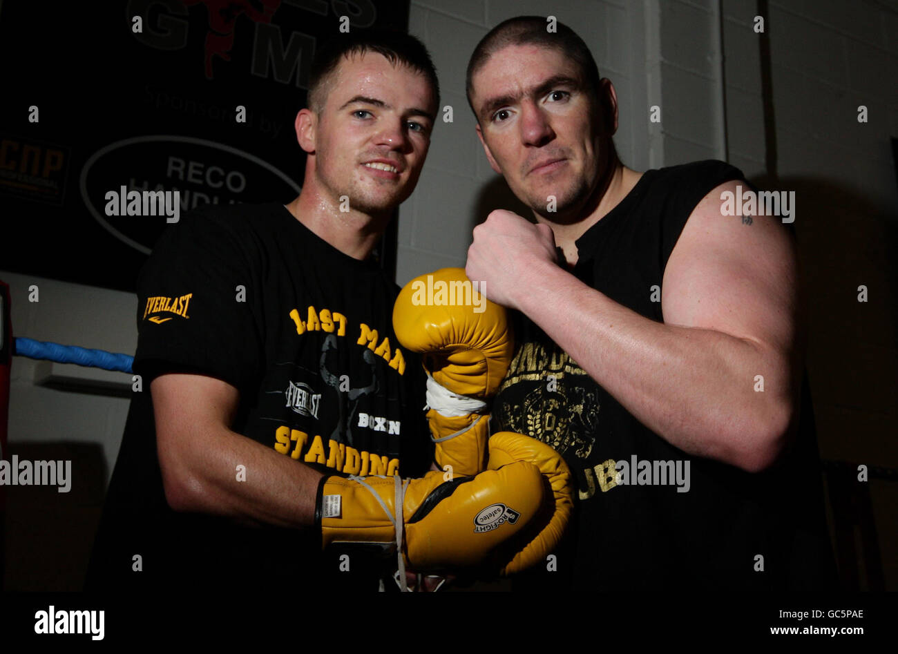 Boxer frankie gavin trainer anthony farnell arnies gym hi-res stock ...