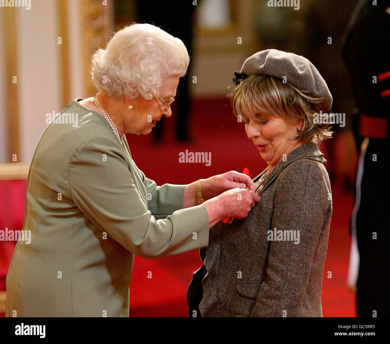 Obe Buckingham Palace Family High Resolution Stock Photography and ...