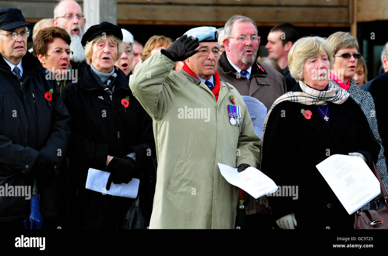 Paying personal tribute to hi-res stock photography and images - Alamy