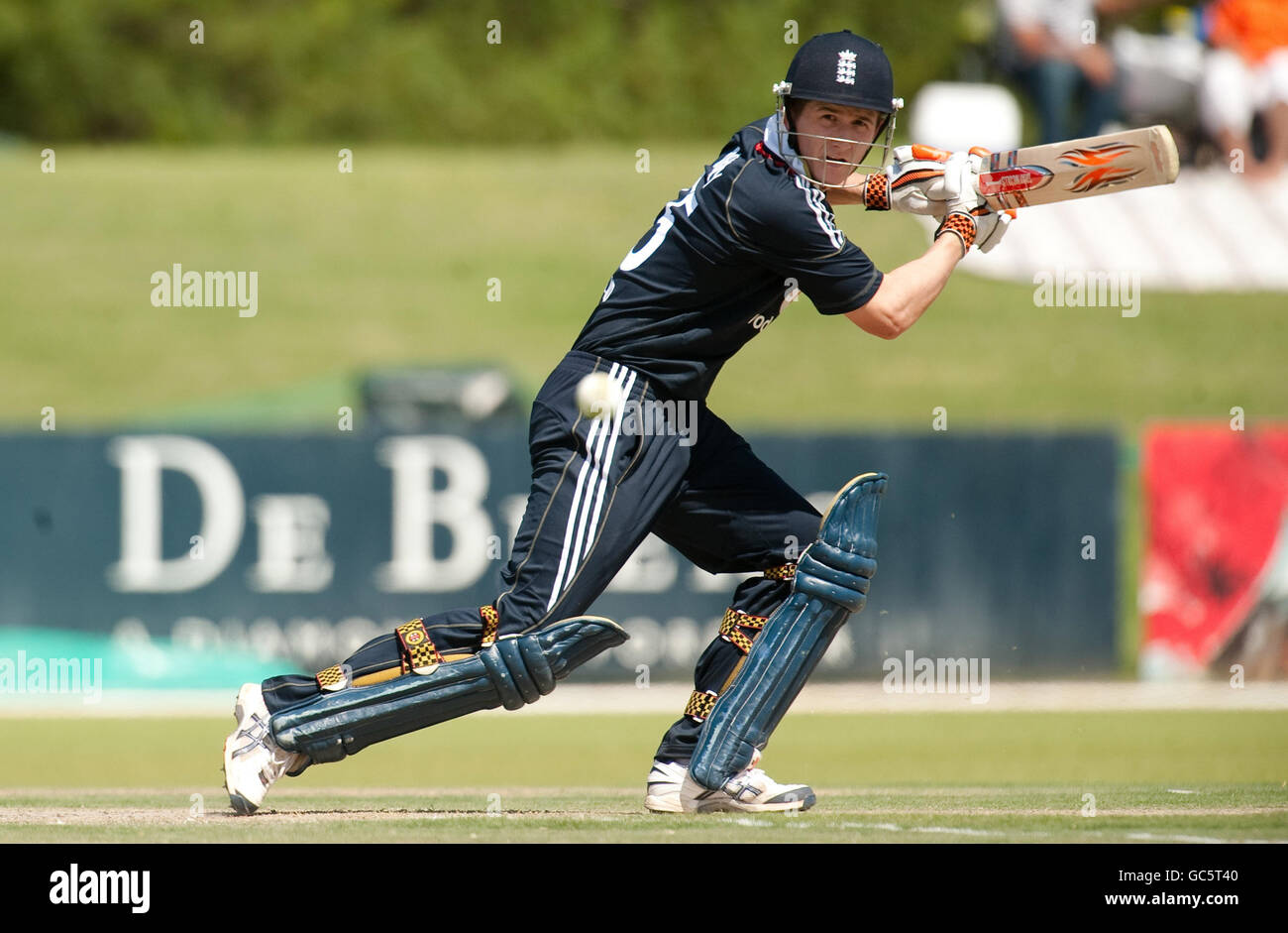 Beers at cricket hi-res stock photography and images - Alamy