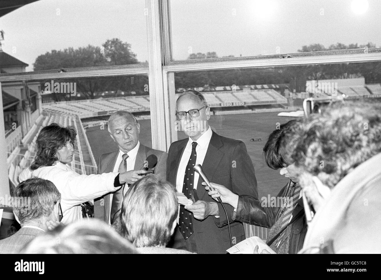 Cricket - Peter May - Lord's Cricket Ground, London Stock Photo - Alamy