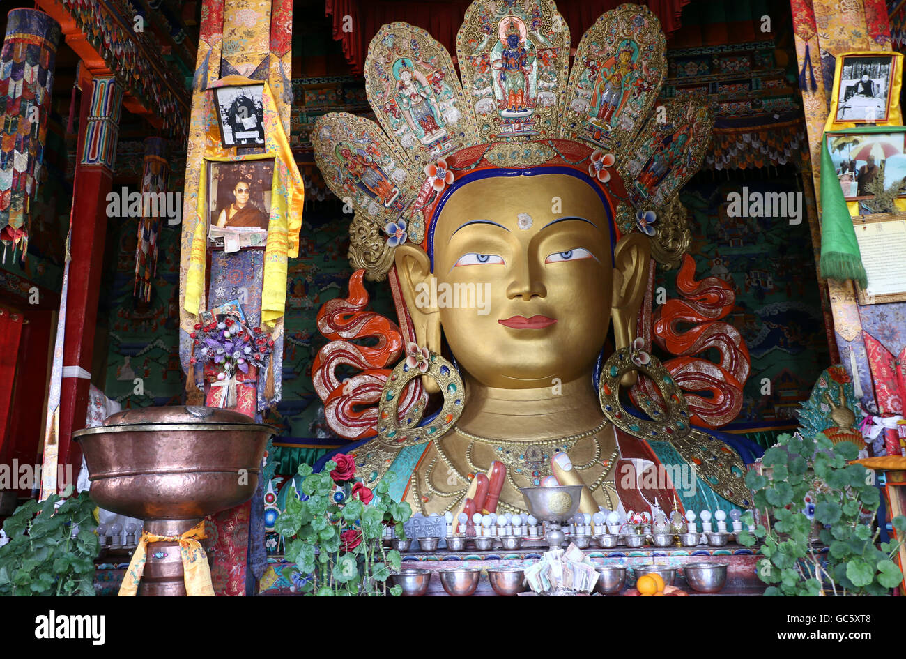 Lord buddha temple hi-res stock photography and images - Alamy