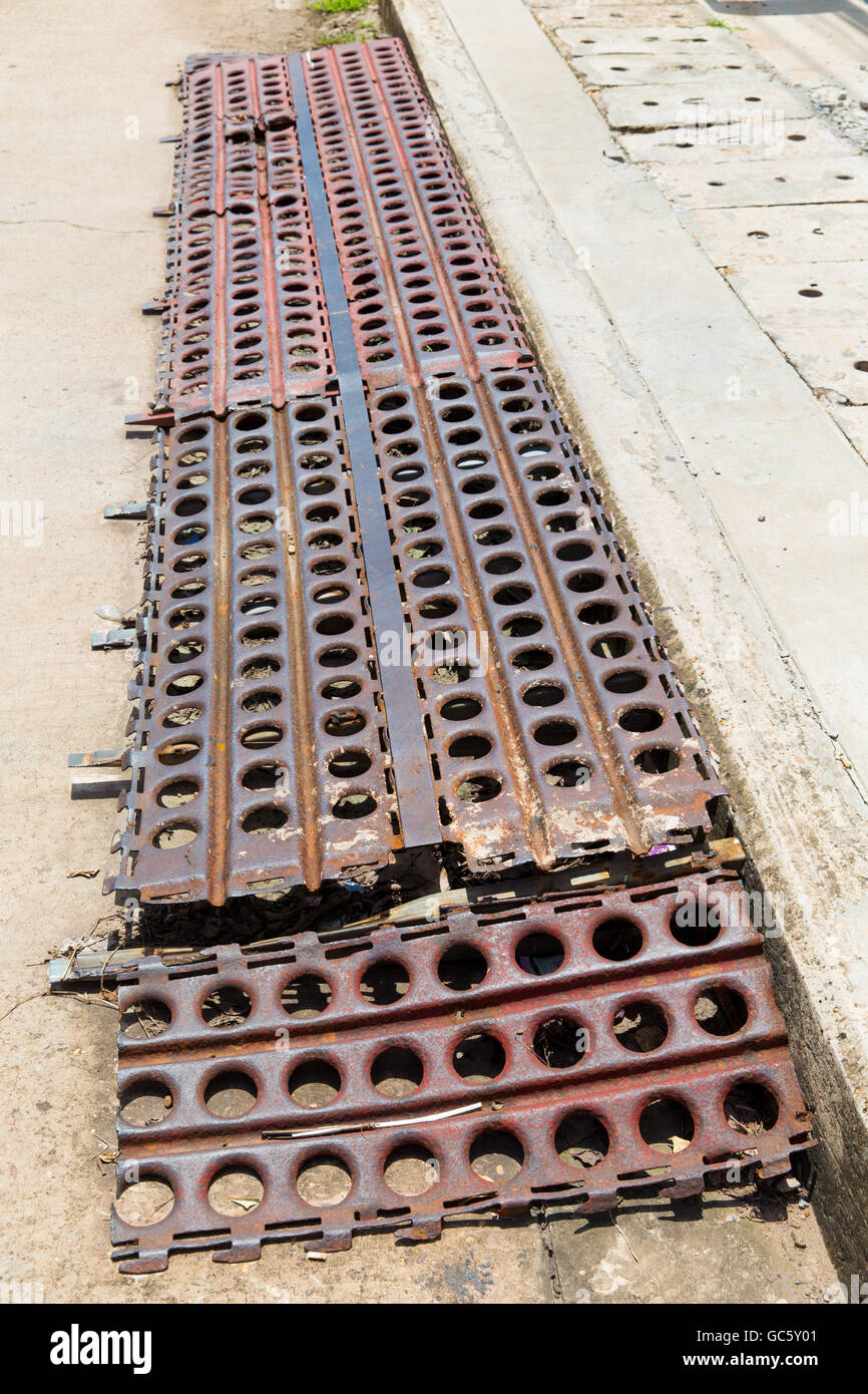 Curb ramp hi-res stock photography and images - Alamy