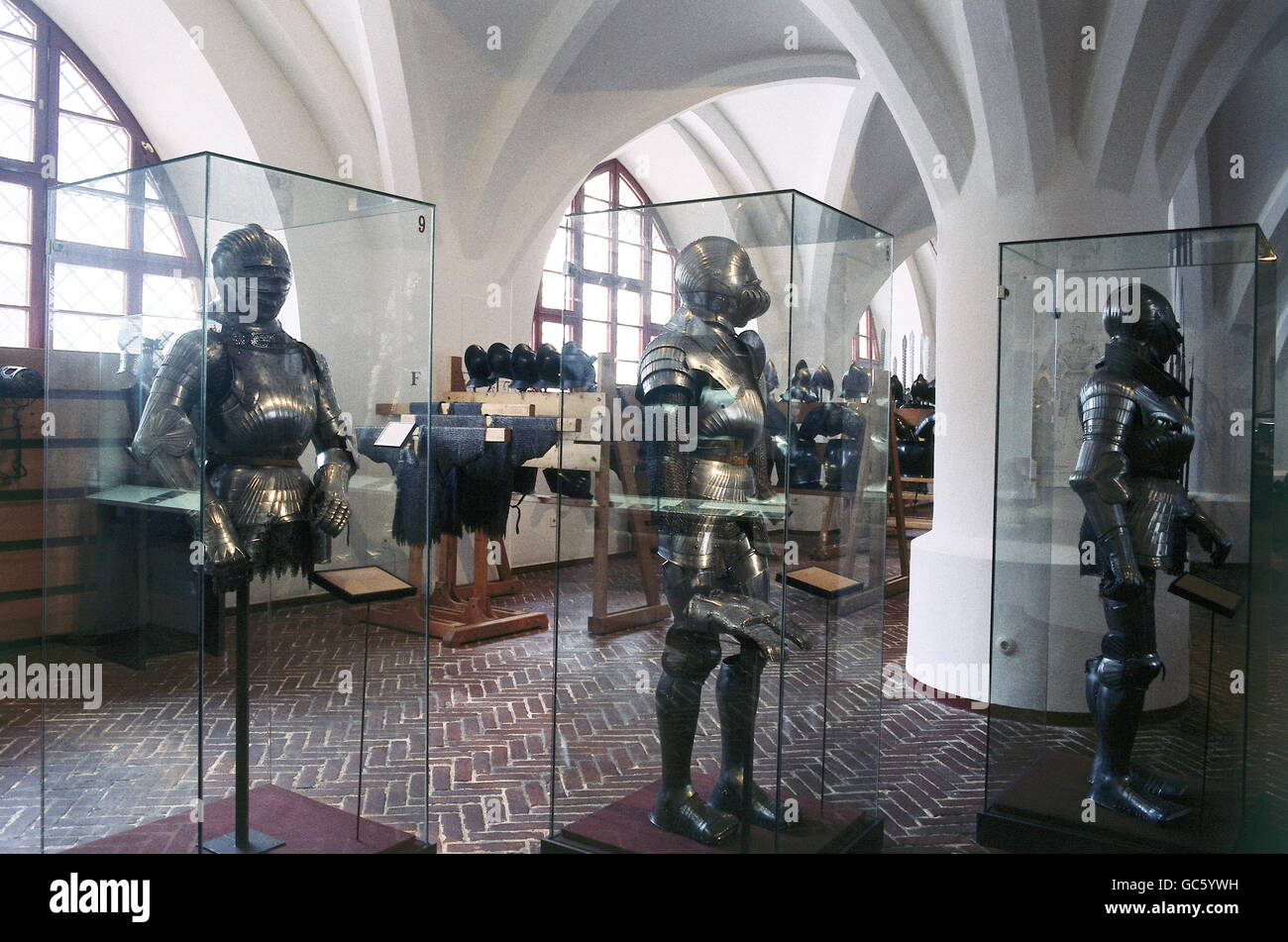 Armour armoury hi-res stock photography and images - Alamy