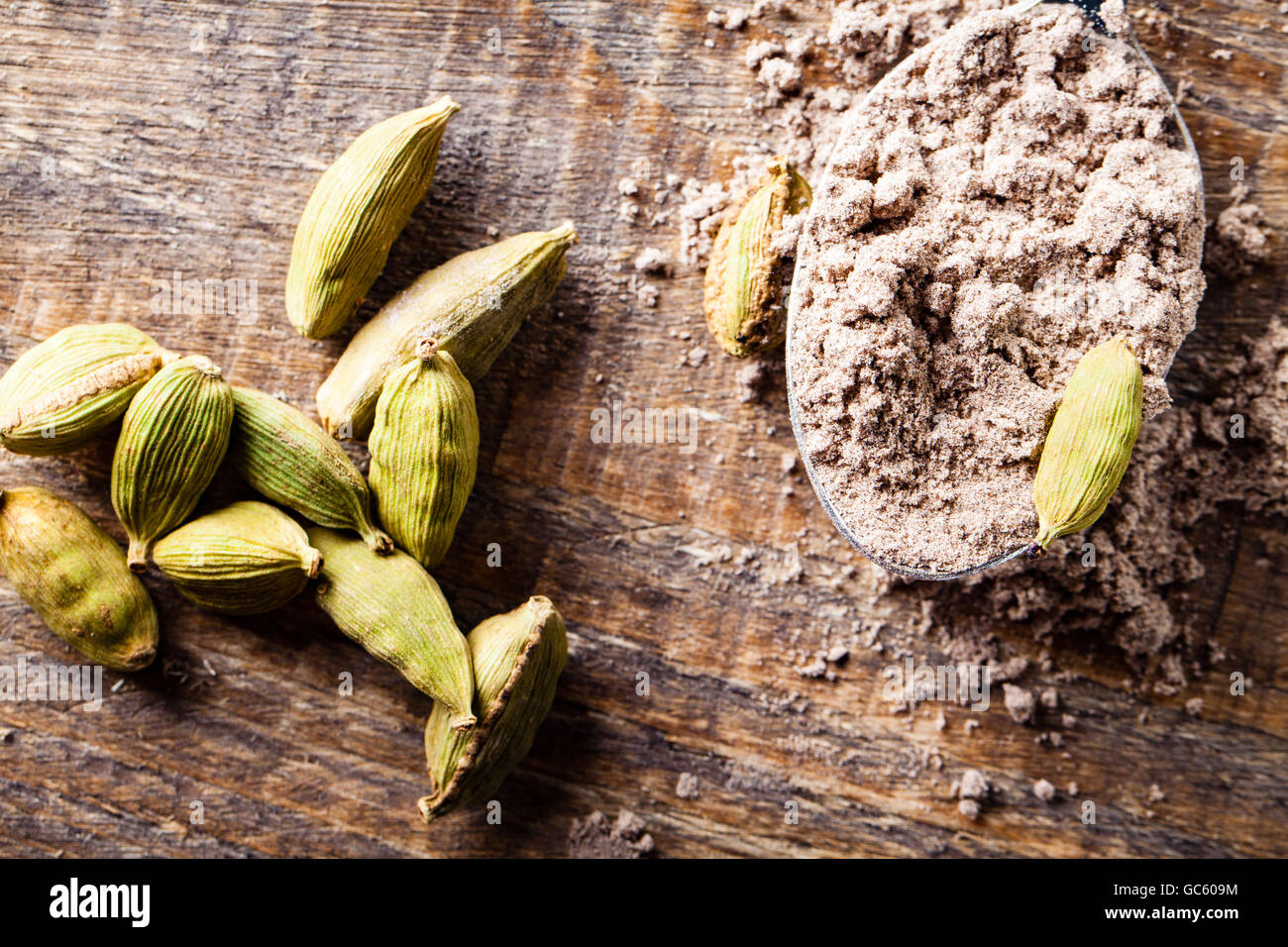 Ground cardamom hi-res stock photography and images - Alamy