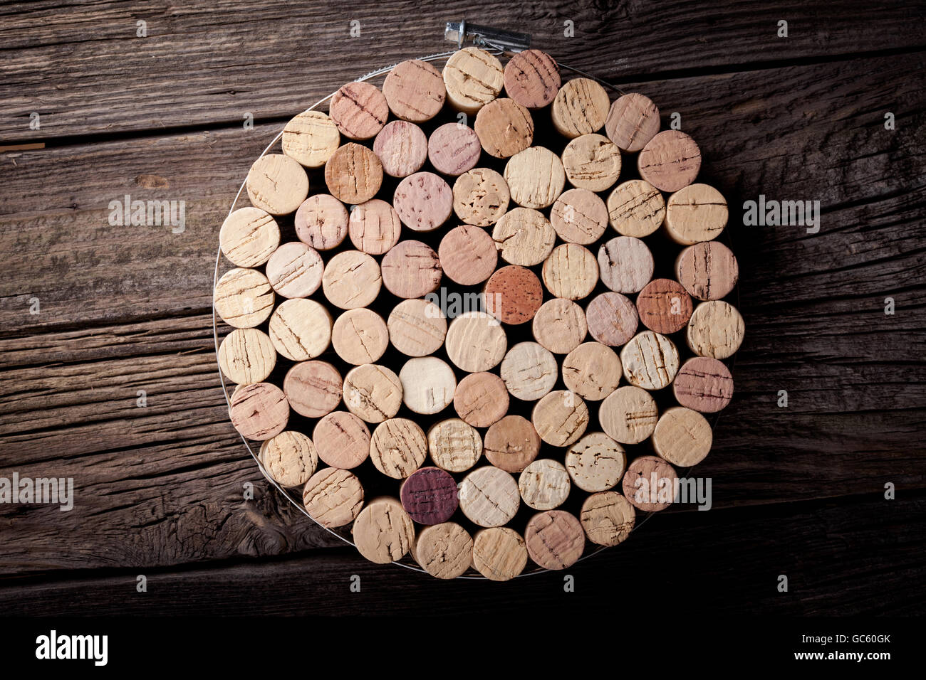 Diy beautiful homemade recycled cork protector from hot pots and pans ...