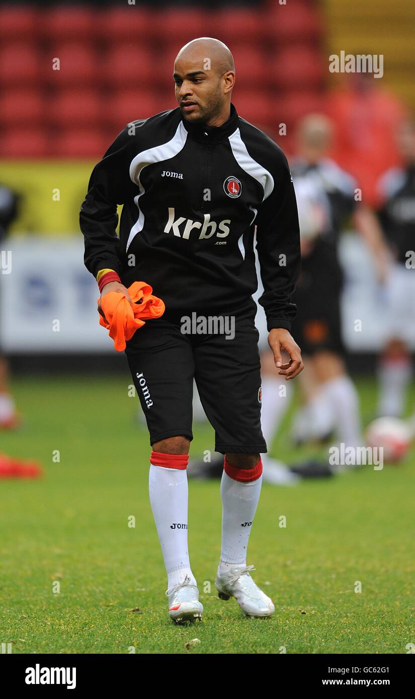Charlton Athletic's Leon McKenzie during the pre-match warm up Stock ...