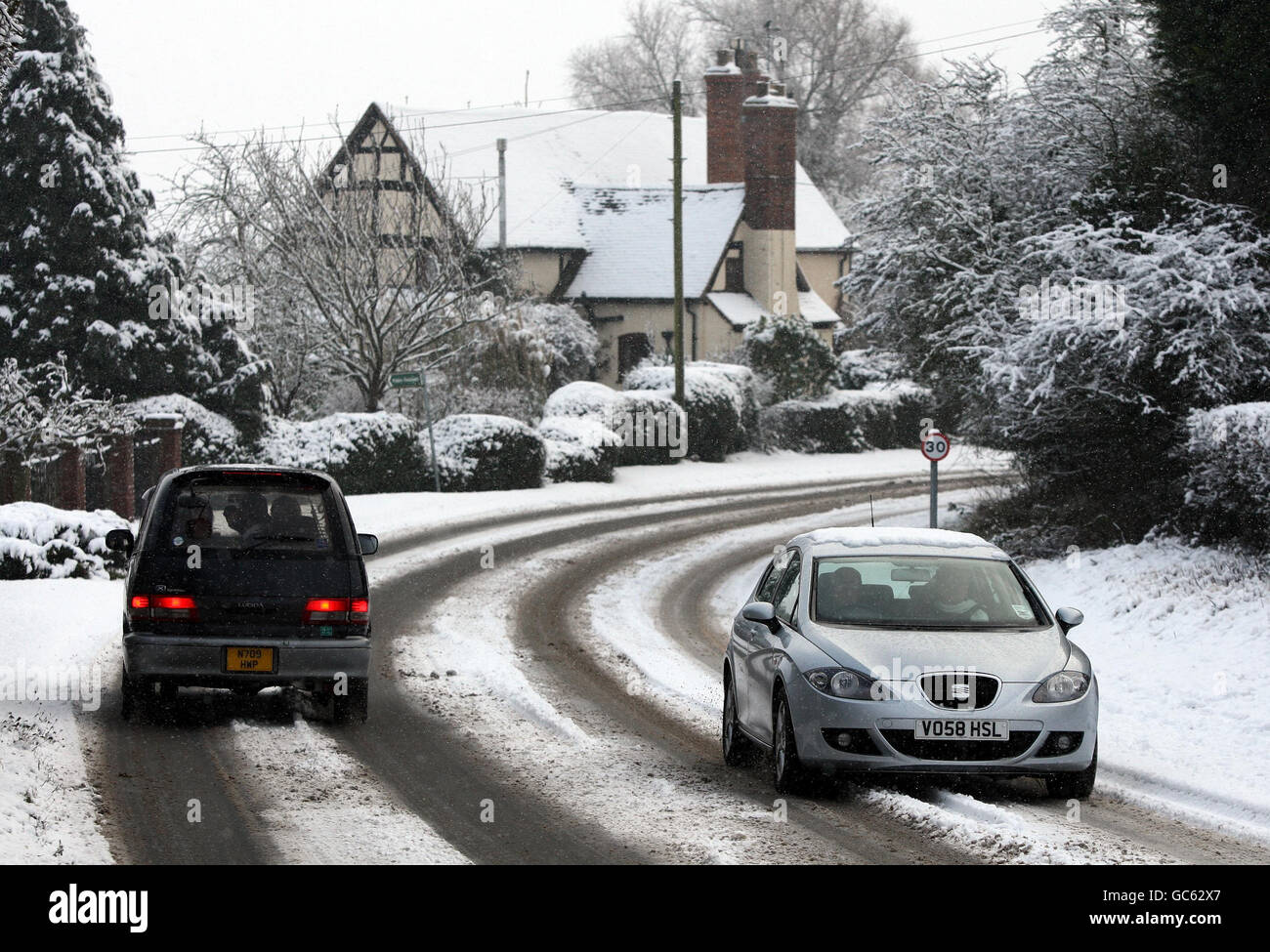Traffic makes it's way through the village of Littleworth near ...