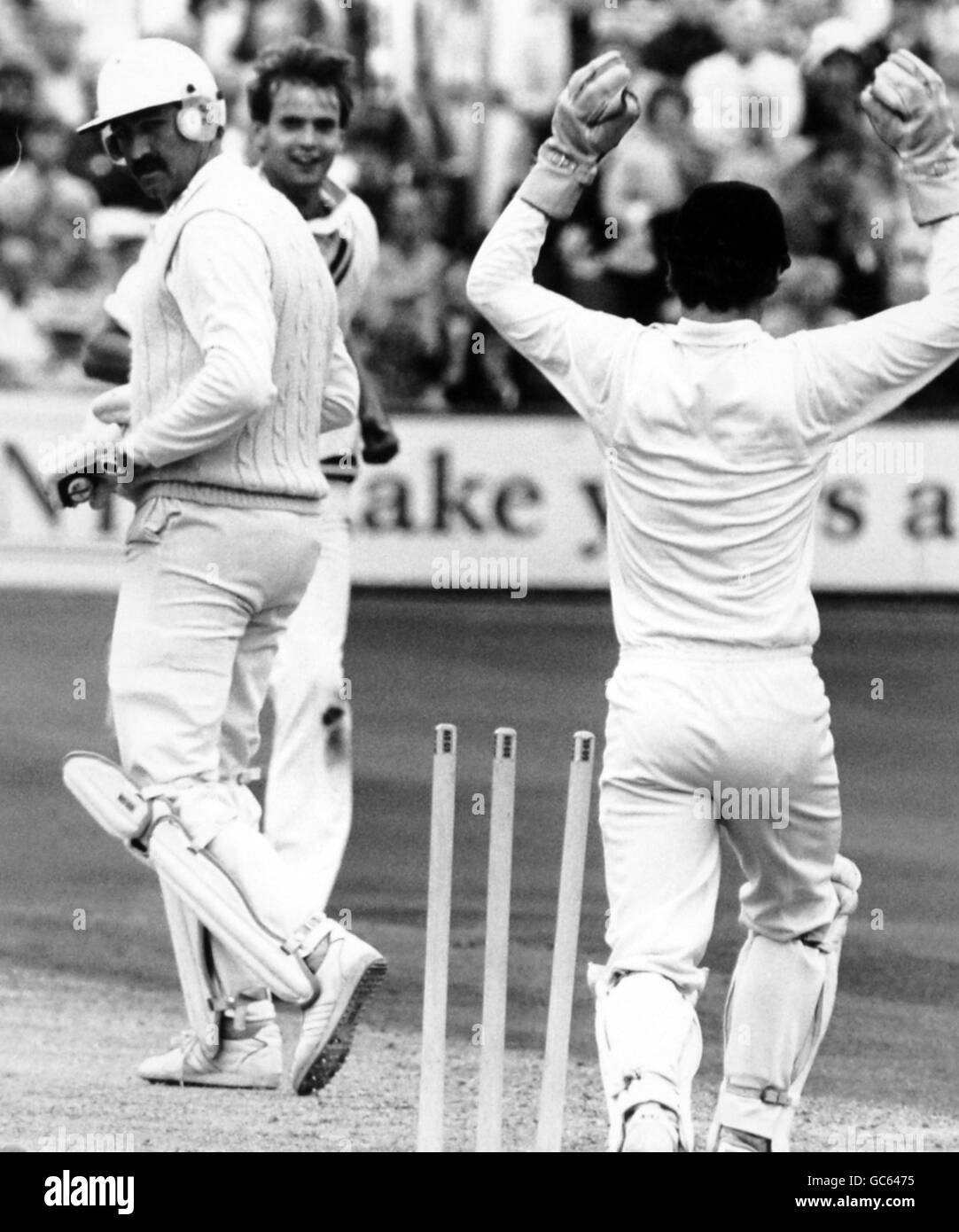 Benson hedges cup 1988 semi final hi-res stock photography and images ...