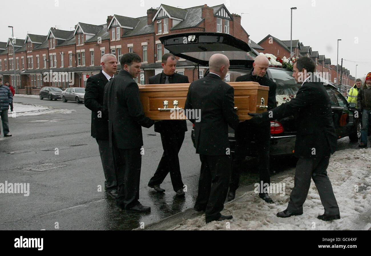 Albert Scanlon Funeral - Manchester Stock Photo - Alamy