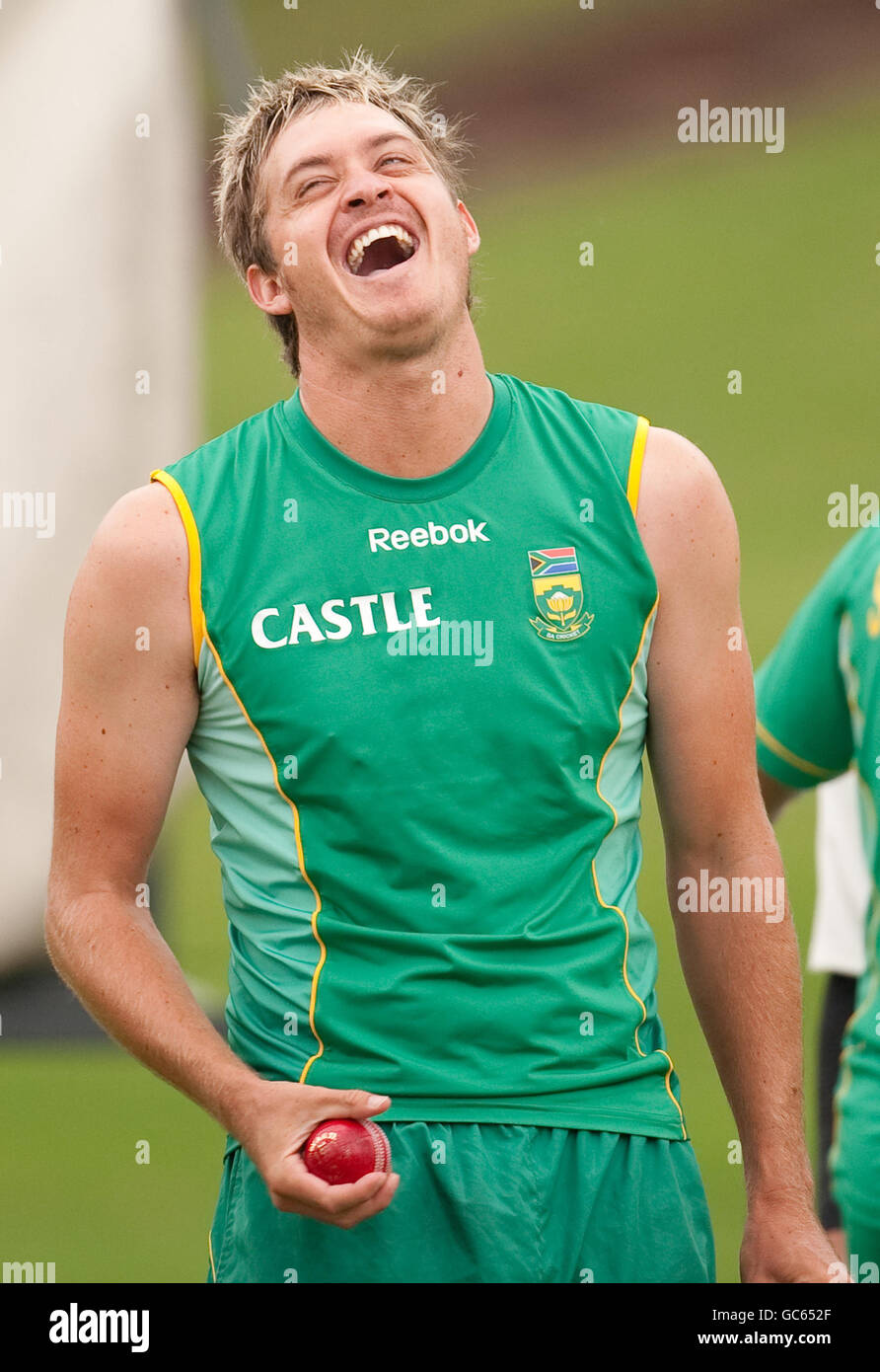 South african bowler paul harris hi-res stock photography and images ...