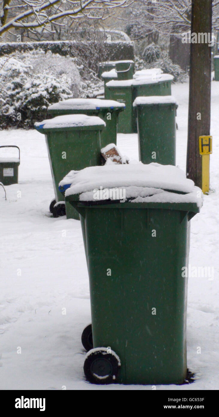 Uncollected bins hi-res stock photography and images - Alamy