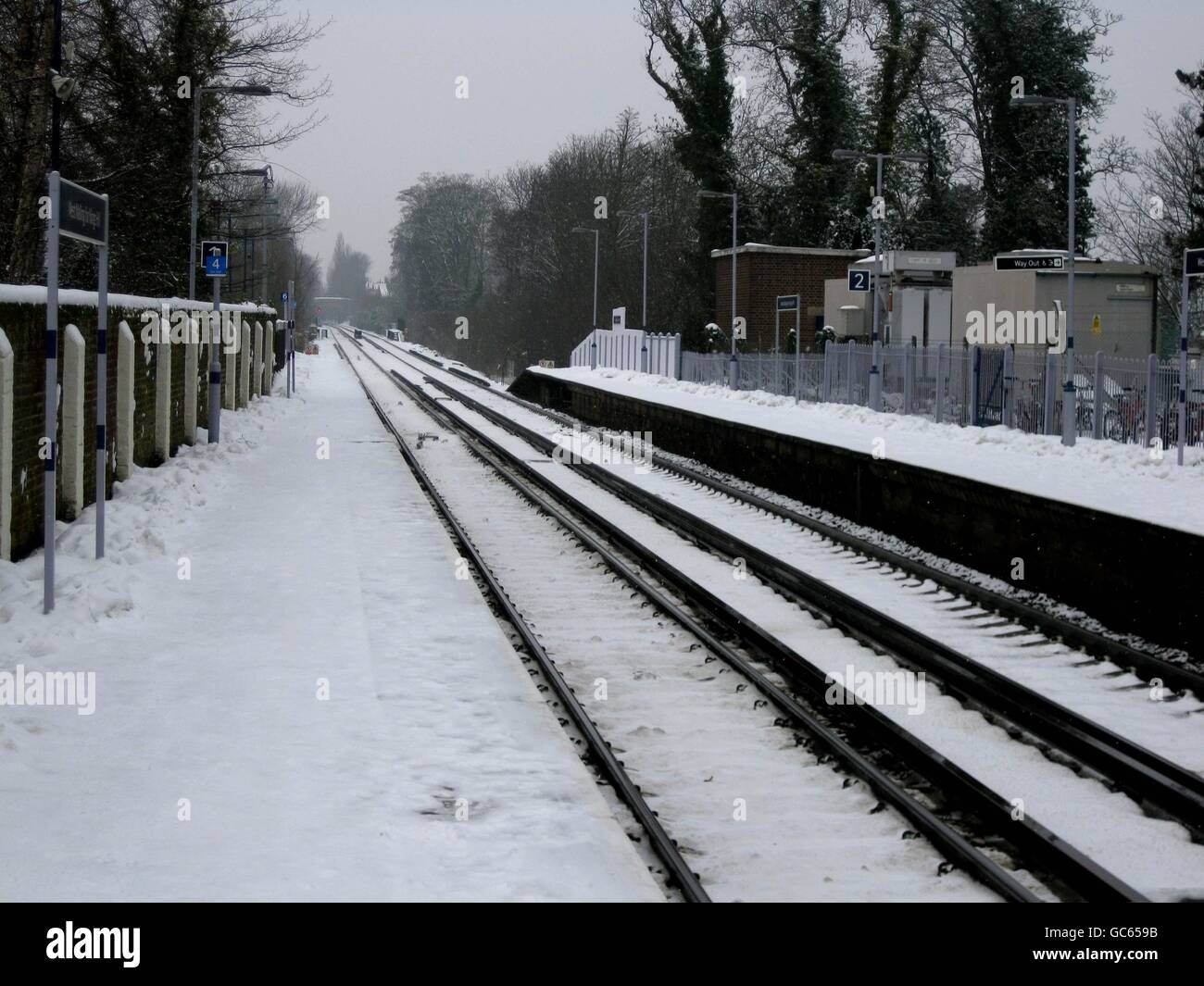 Empty platforms hi-res stock photography and images - Alamy