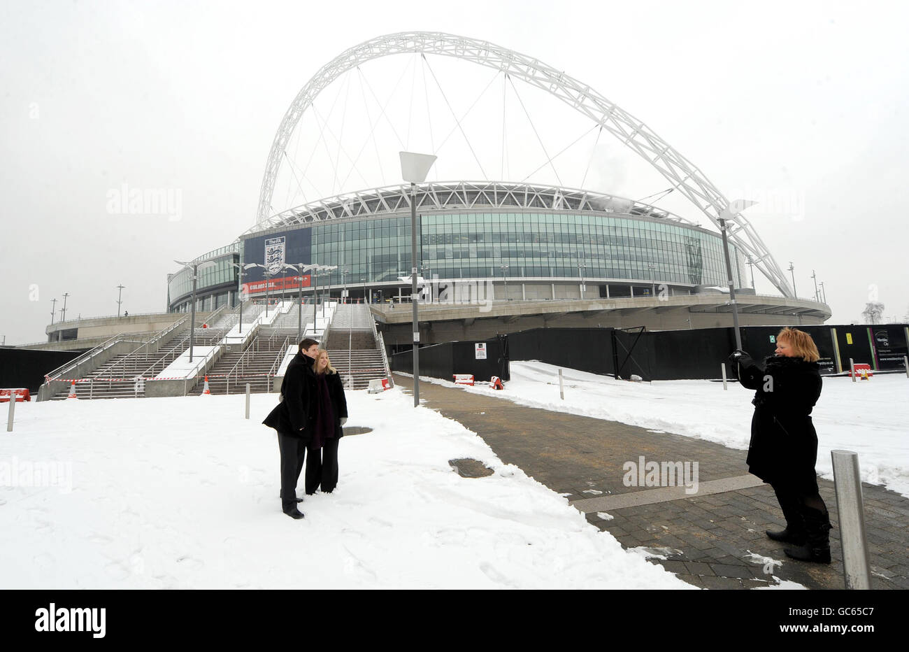A snowy wembley stadium hi-res stock photography and images - Alamy