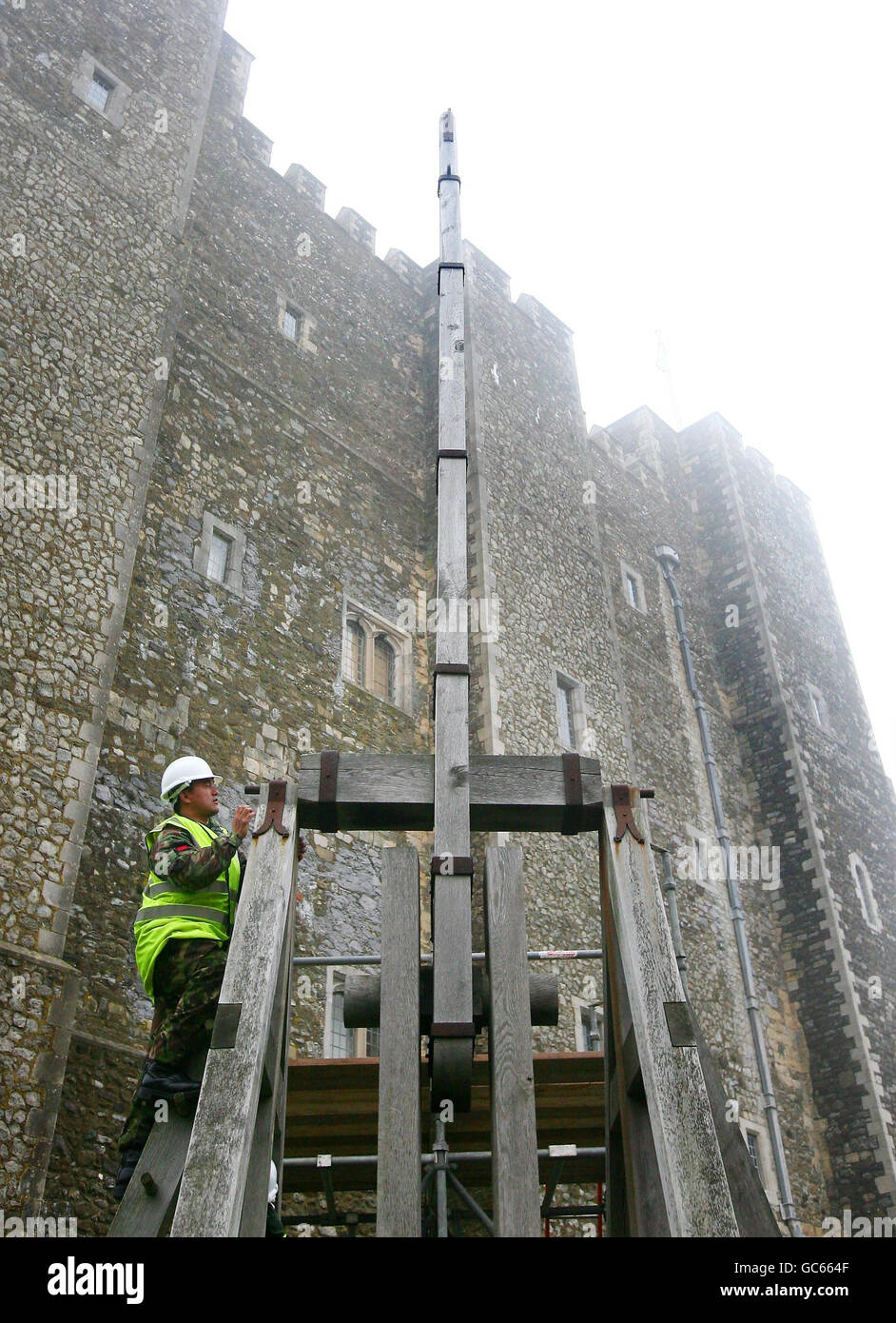 Replica catapult hi-res stock photography and images - Alamy