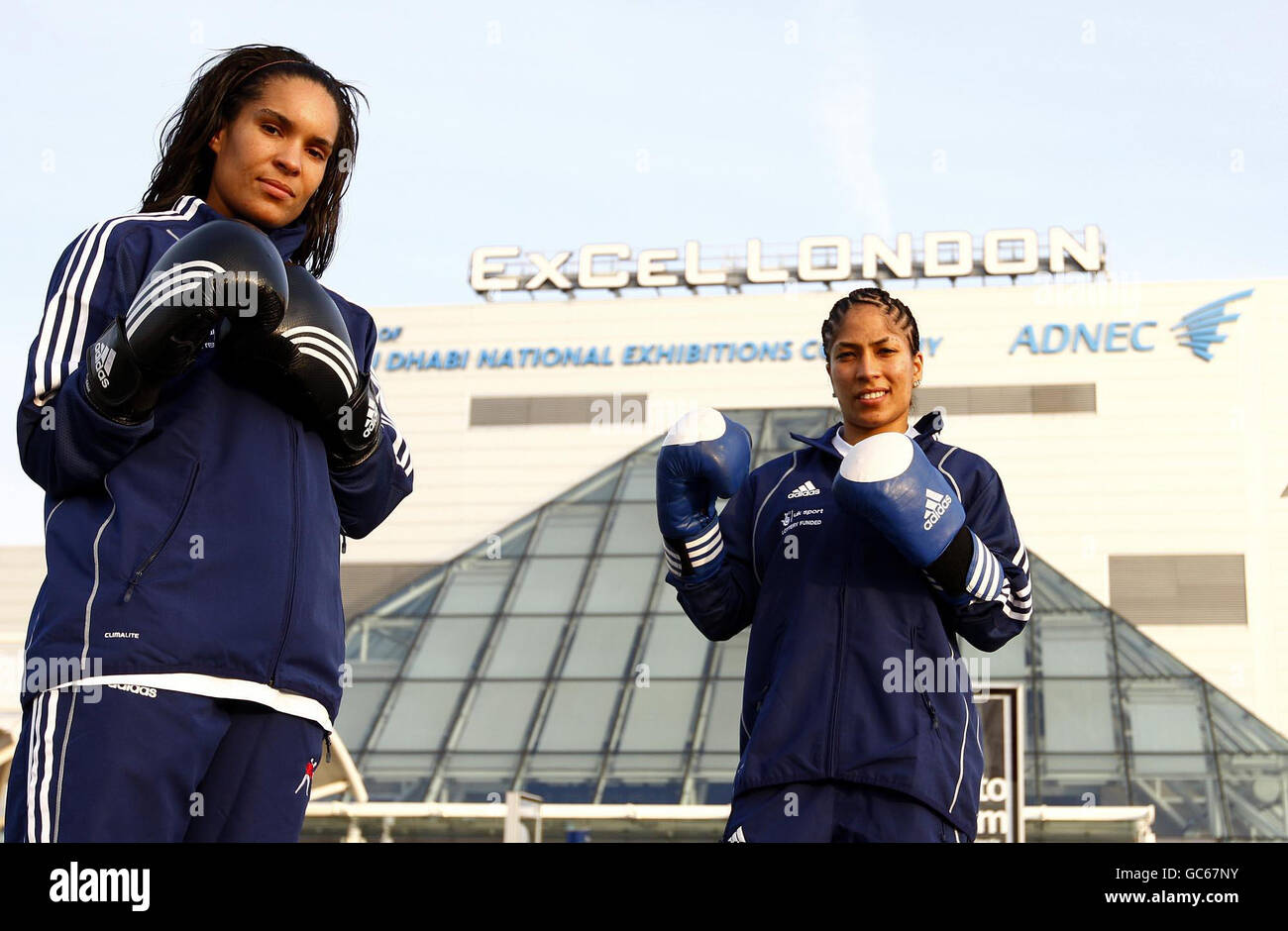 Olympic boxing hopefulls hannah beharry right hi-res stock photography ...