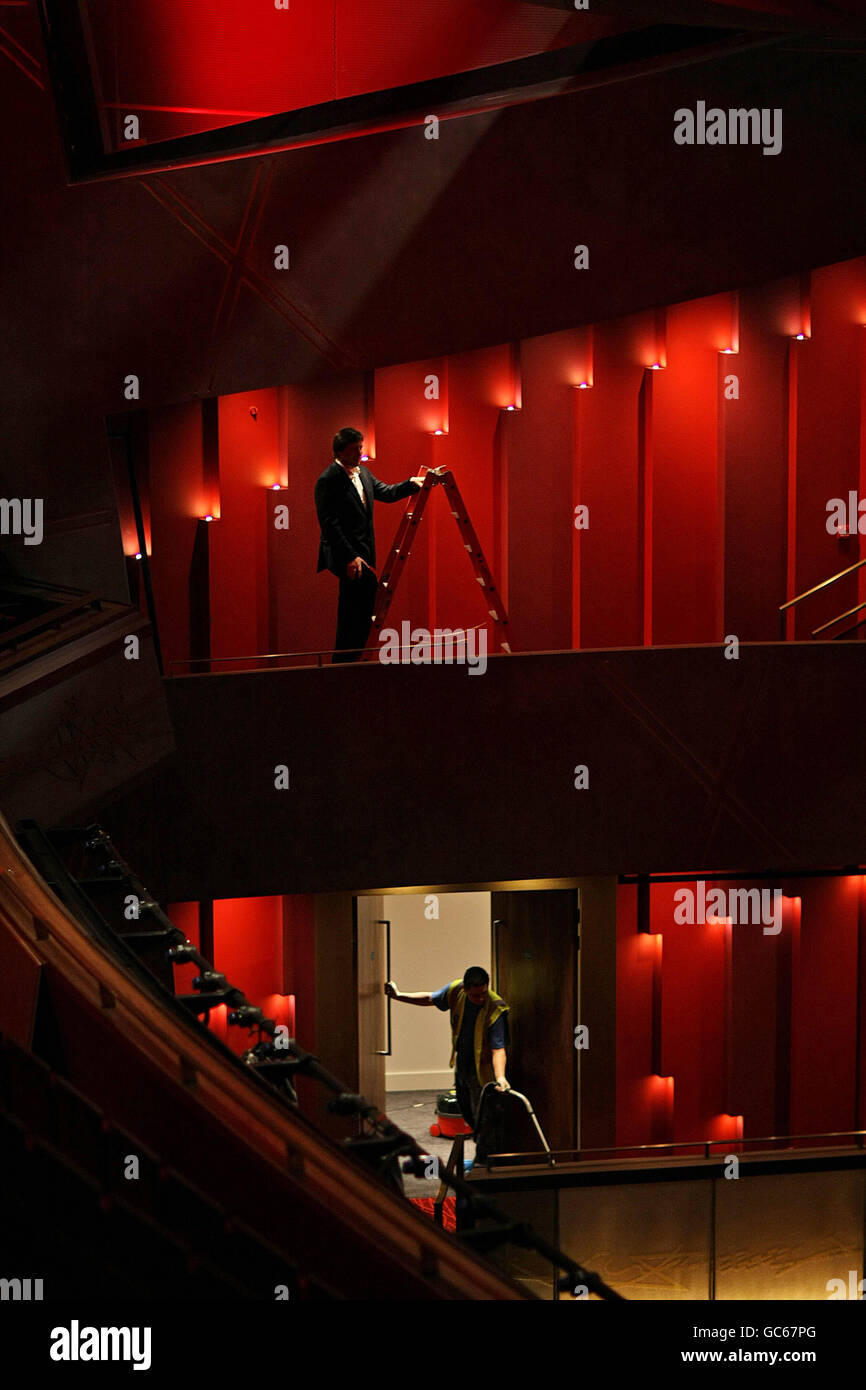 Live nation hi-res stock photography and images - Alamy