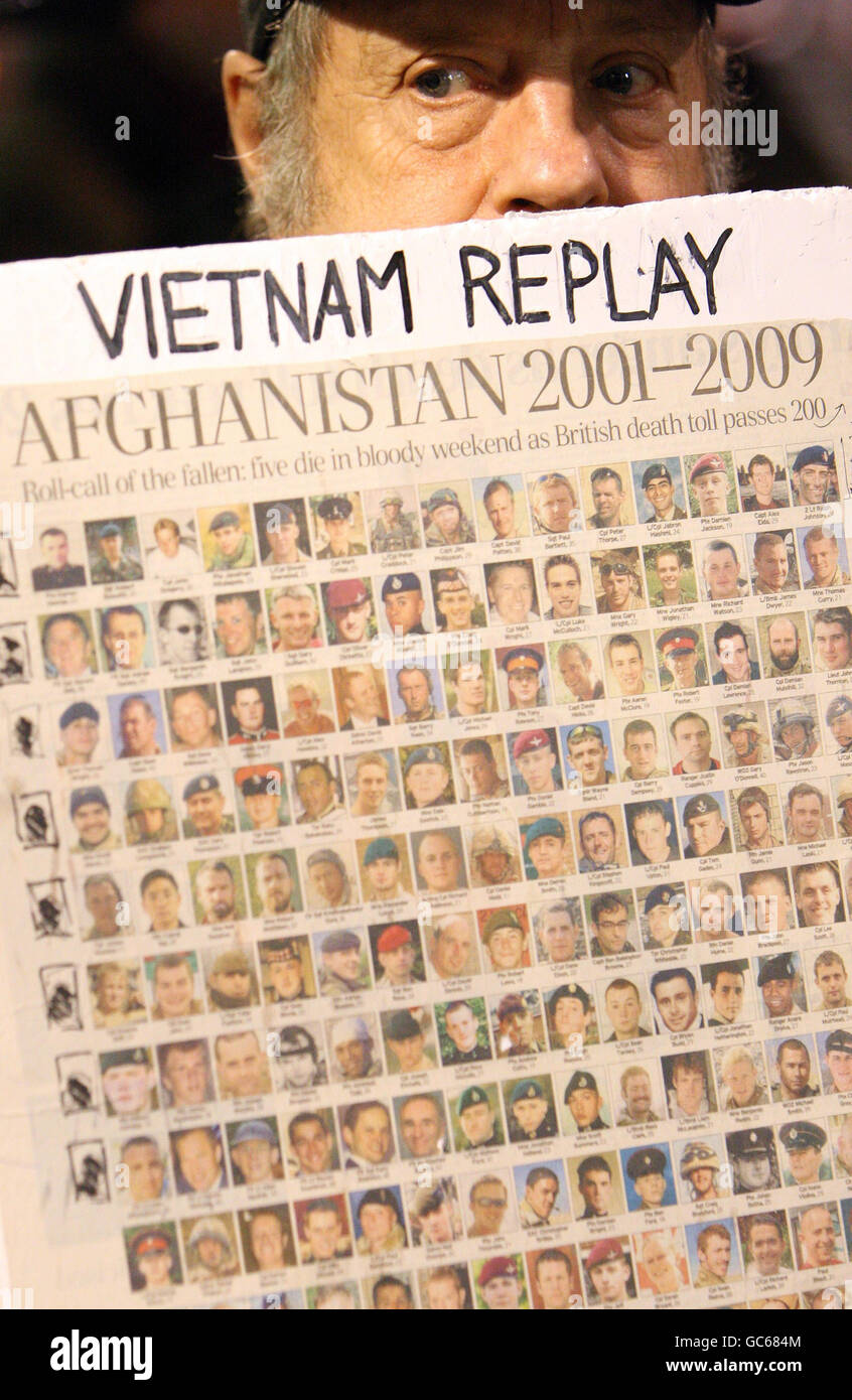 Free Lance Corporal Joe Glenton demonstrator Stock Photo - Alamy