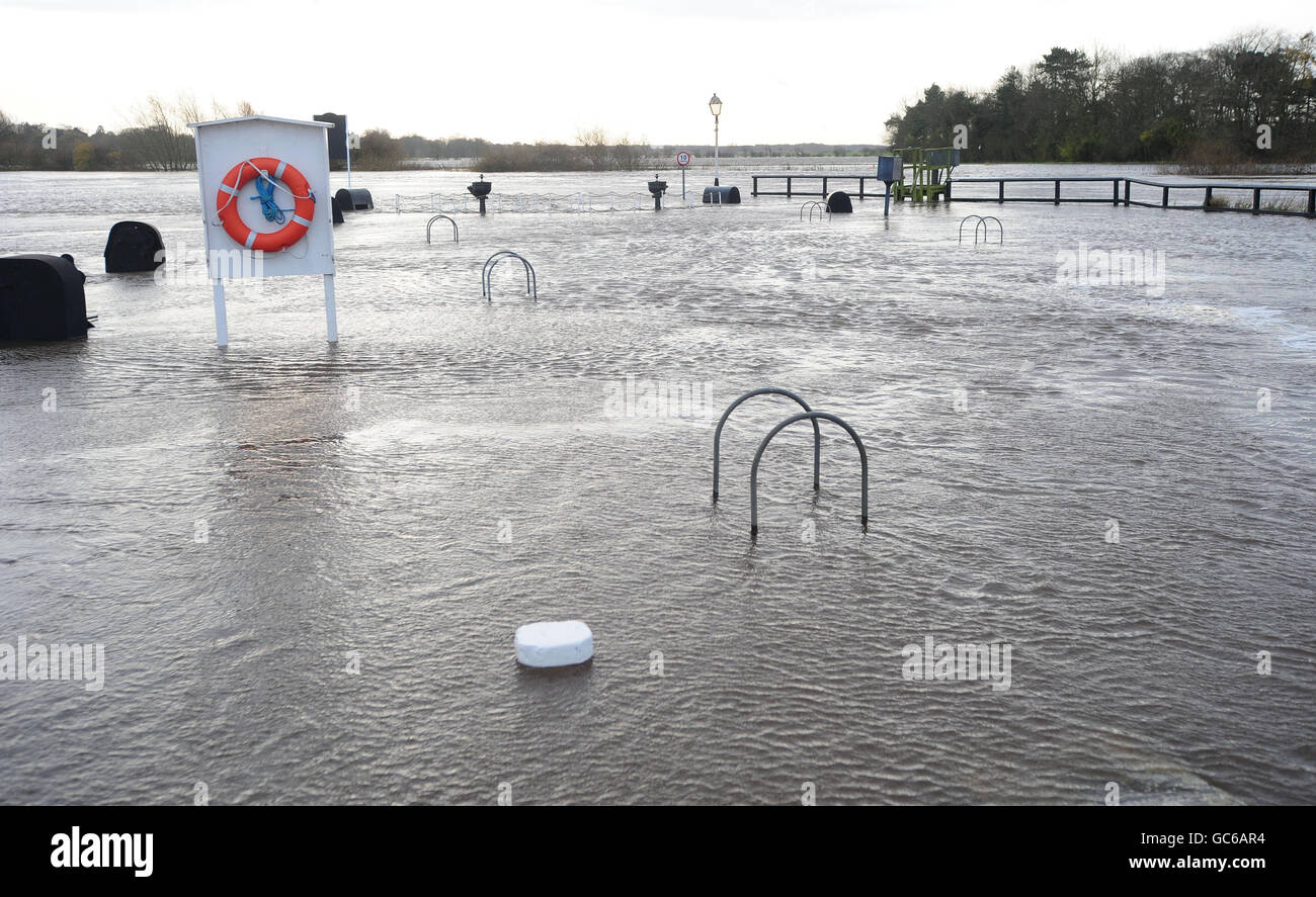 Rising flood waters from the River Ouse at Naburn, York, as forecasters ...