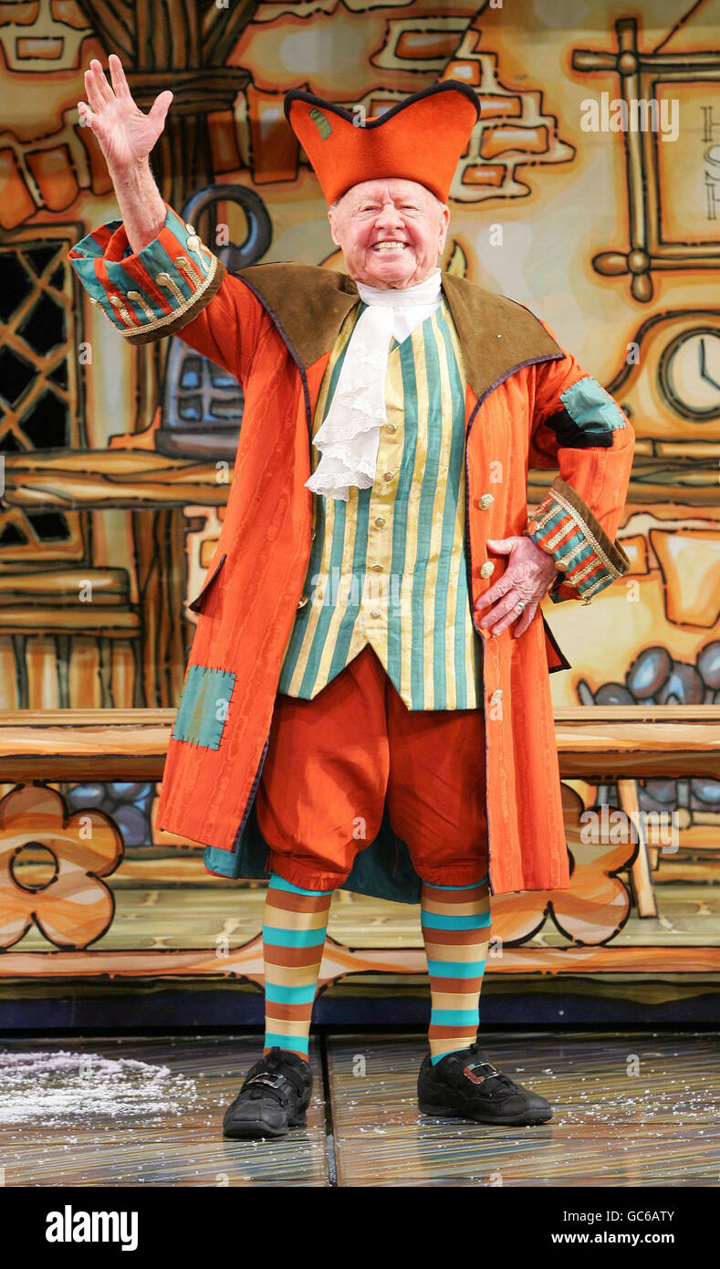 Orange House Artist Mike Rooney