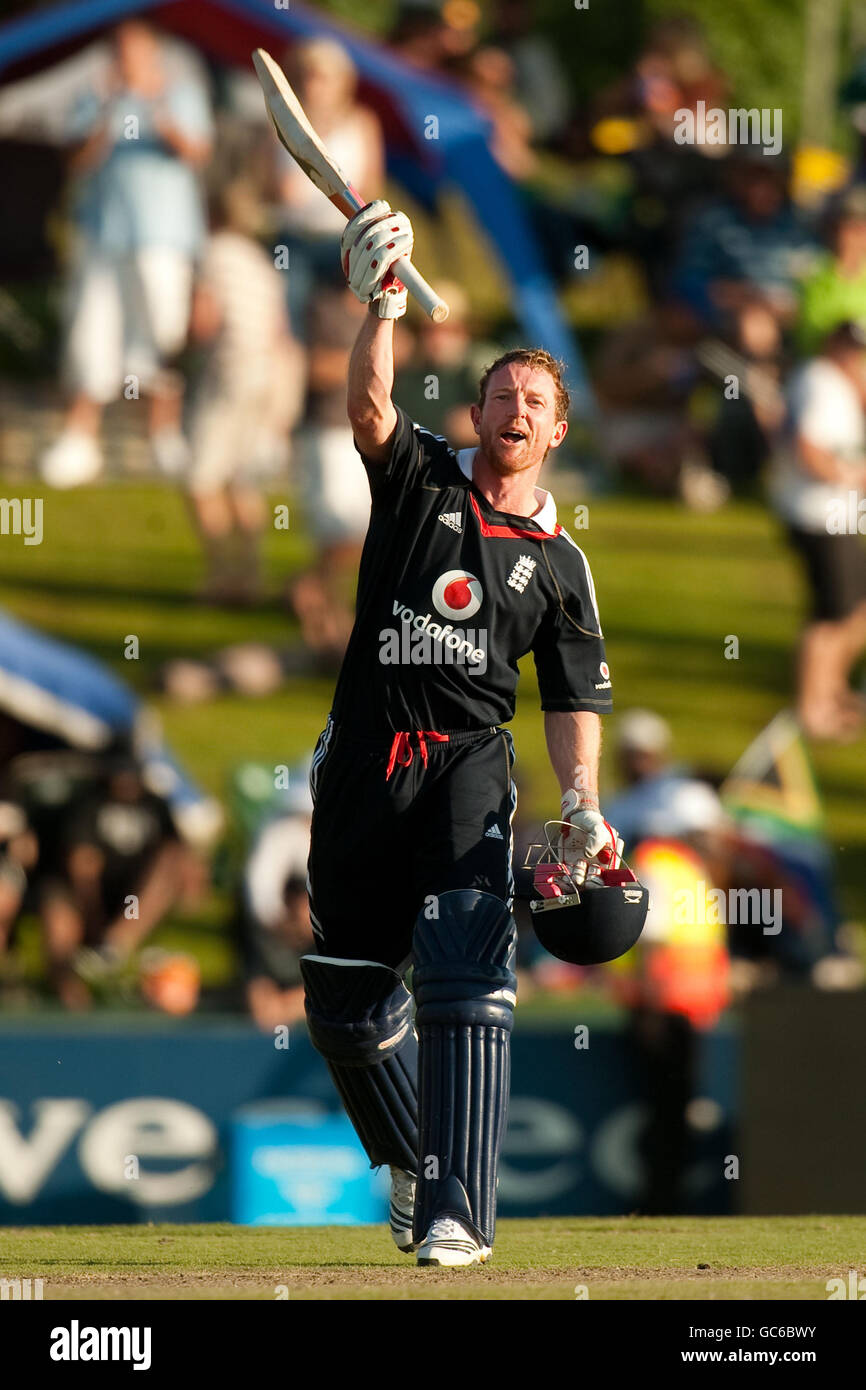 England's Paul Collingwood celebrates reaching his century during the ...