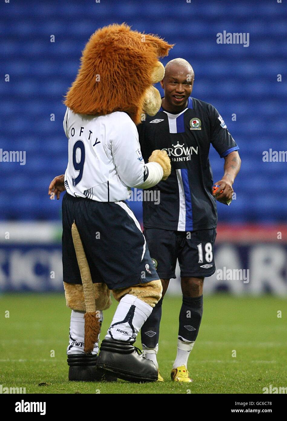 Bolton wanderers mascot lofty lion hi-res stock photography and images ...