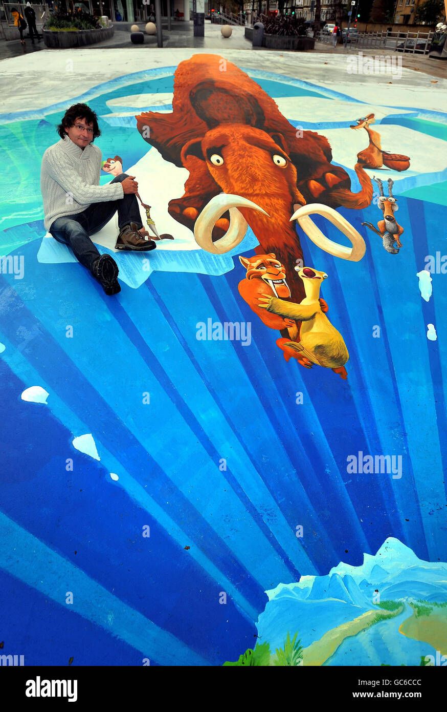 Teetering on the brink hi-res stock photography and images - Alamy