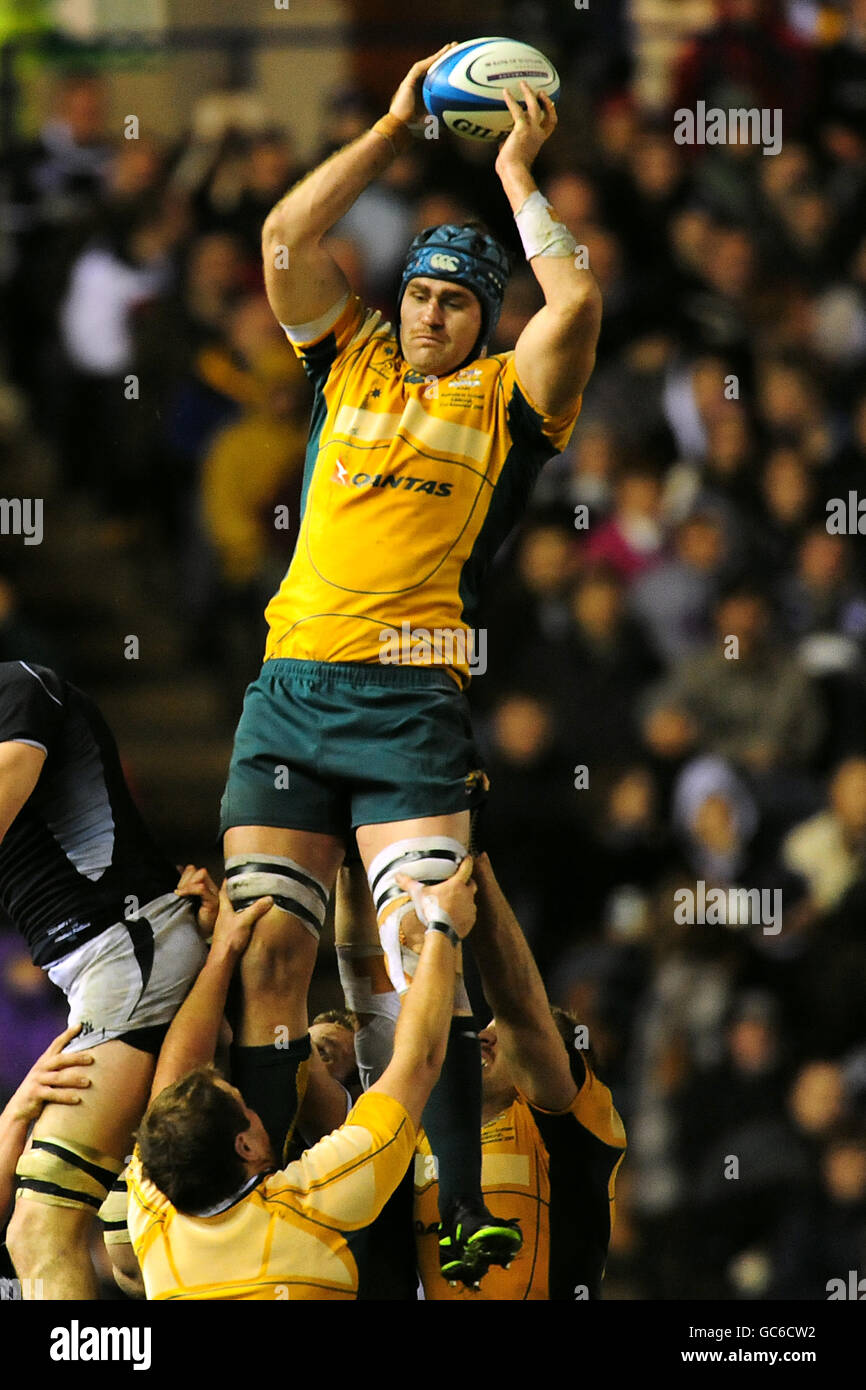 Australia's James Horwill collects from the line-out Stock Photo - Alamy
