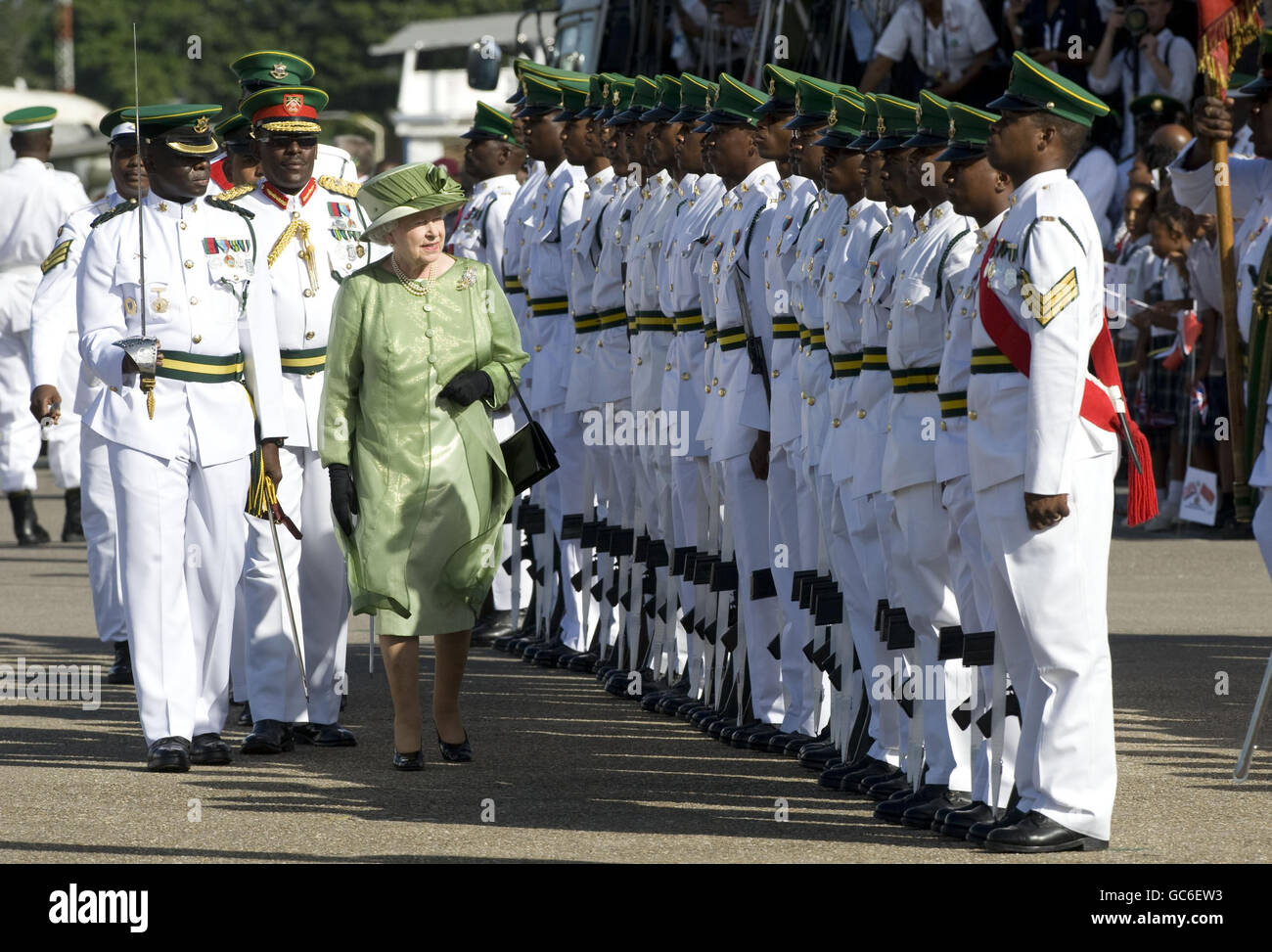 Queen elizabeth in black dress airport hi-res stock photography and ...