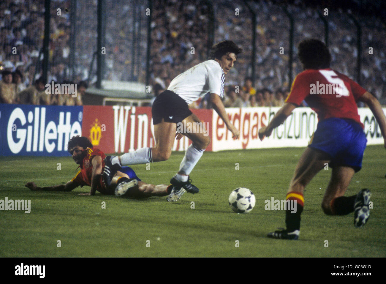 Estadio santiago bernabeu 1982 hi-res stock photography and images - Alamy