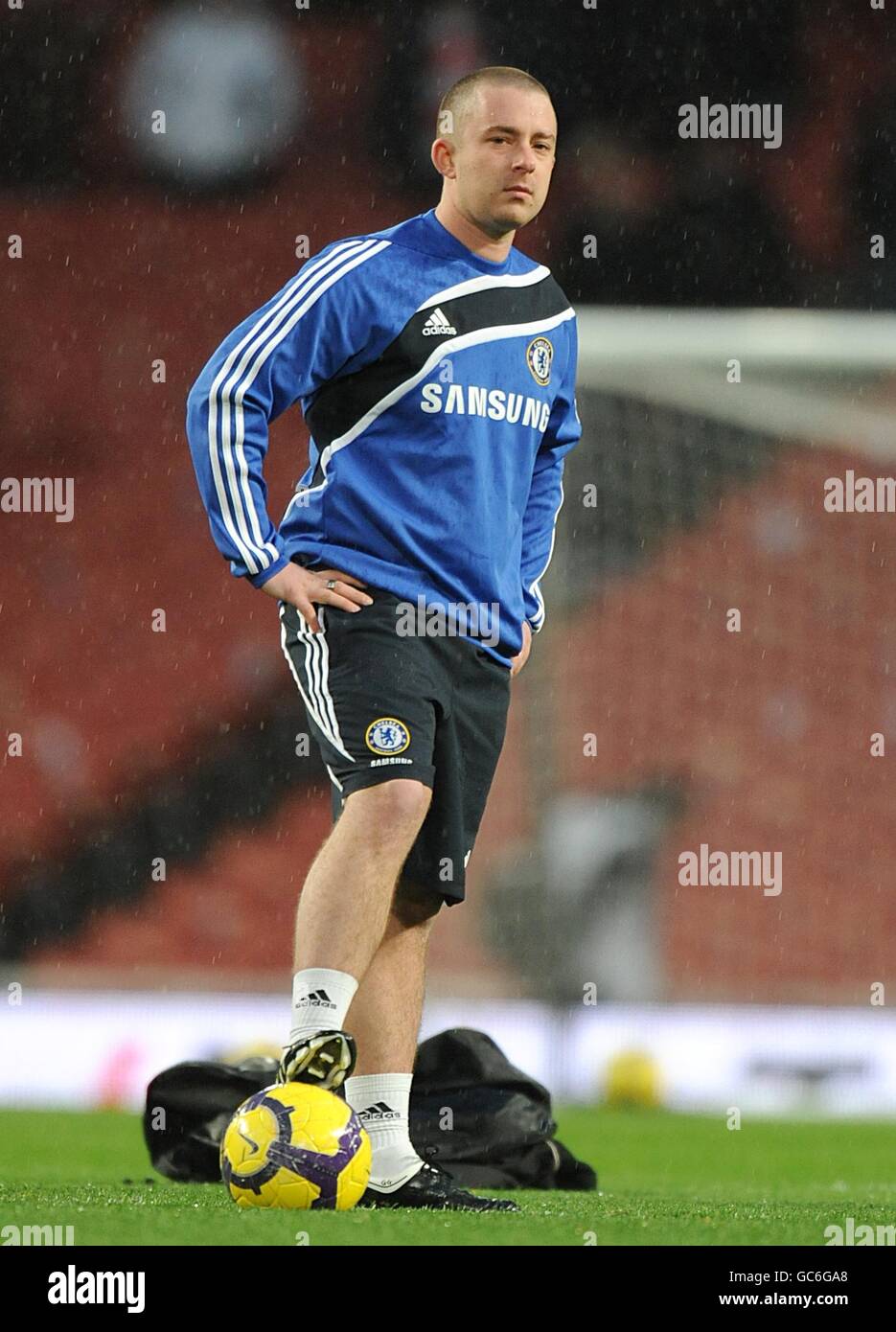 Chelsea new kit hi-res stock photography and images - Alamy