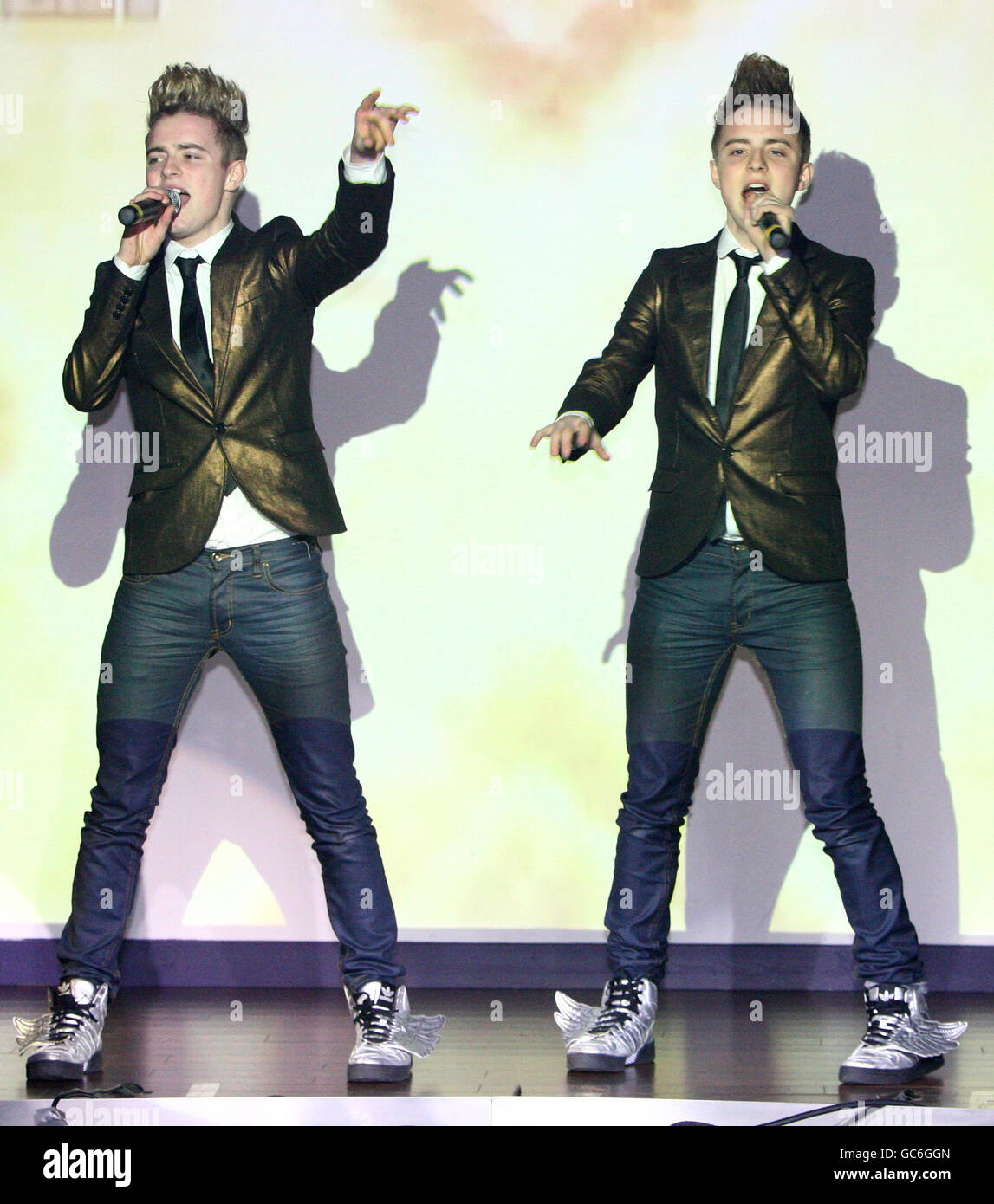 Full length smiling blue jeans mangms hi-res stock photography and ...