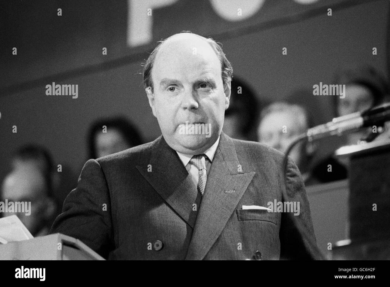 Mr iain macleod hi-res stock photography and images - Alamy