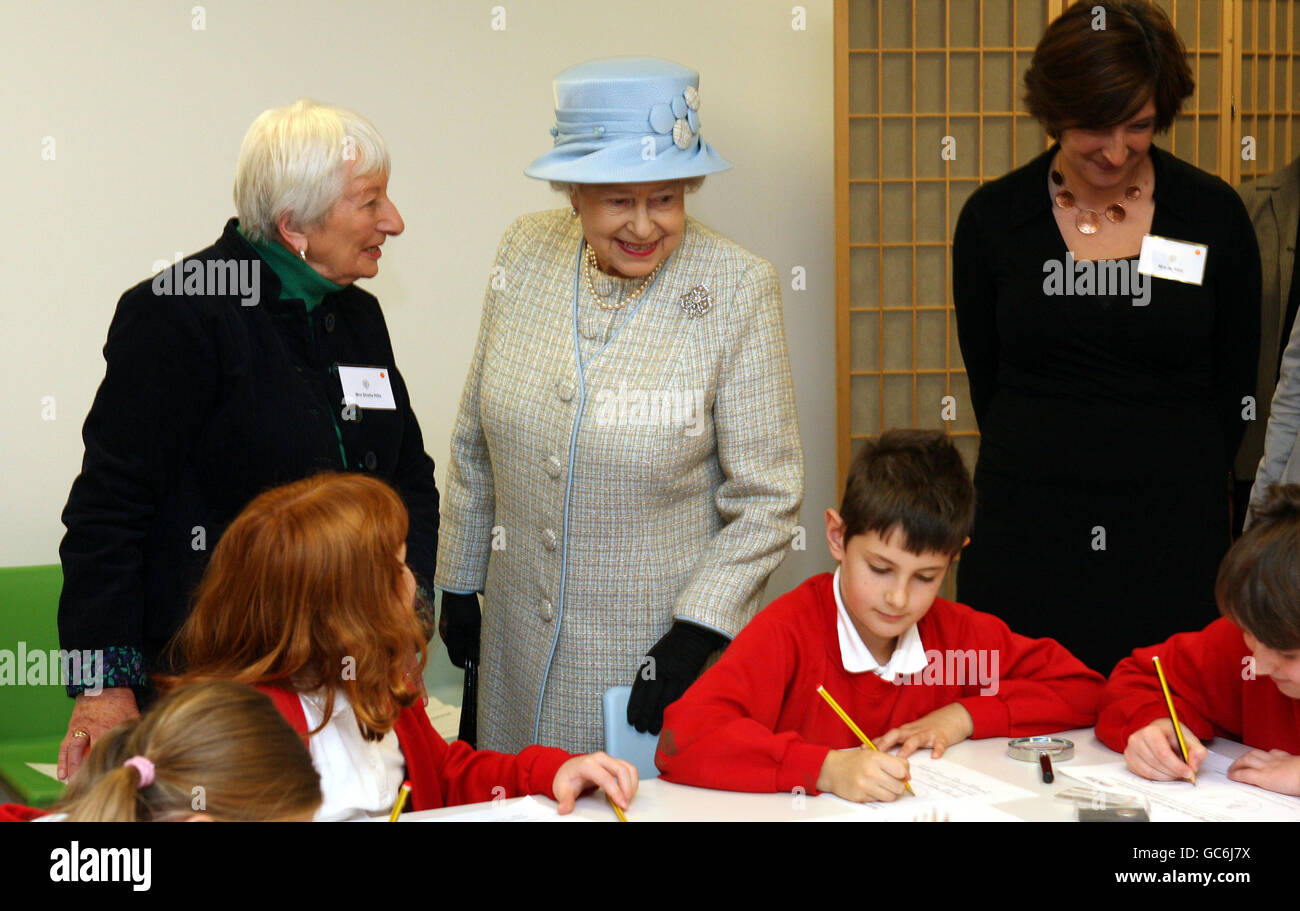Queen Elizabeth II speaks with children from West Kidlington Primary ...