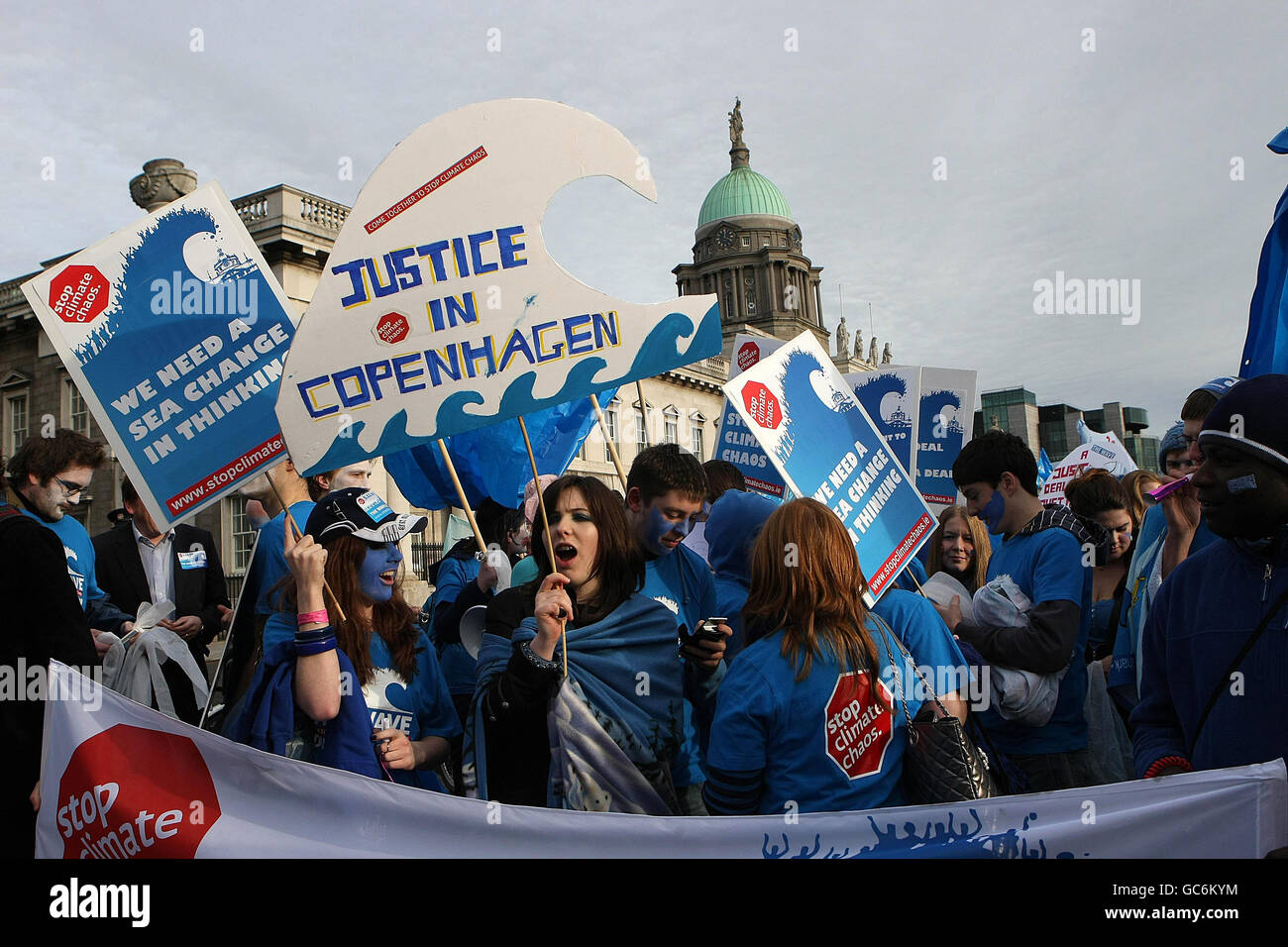 Environmental campaigners in dublin hi-res stock photography and images ...