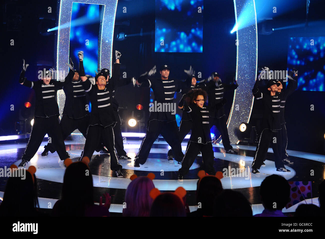 Diversity dance group hi-res stock photography and images - Alamy