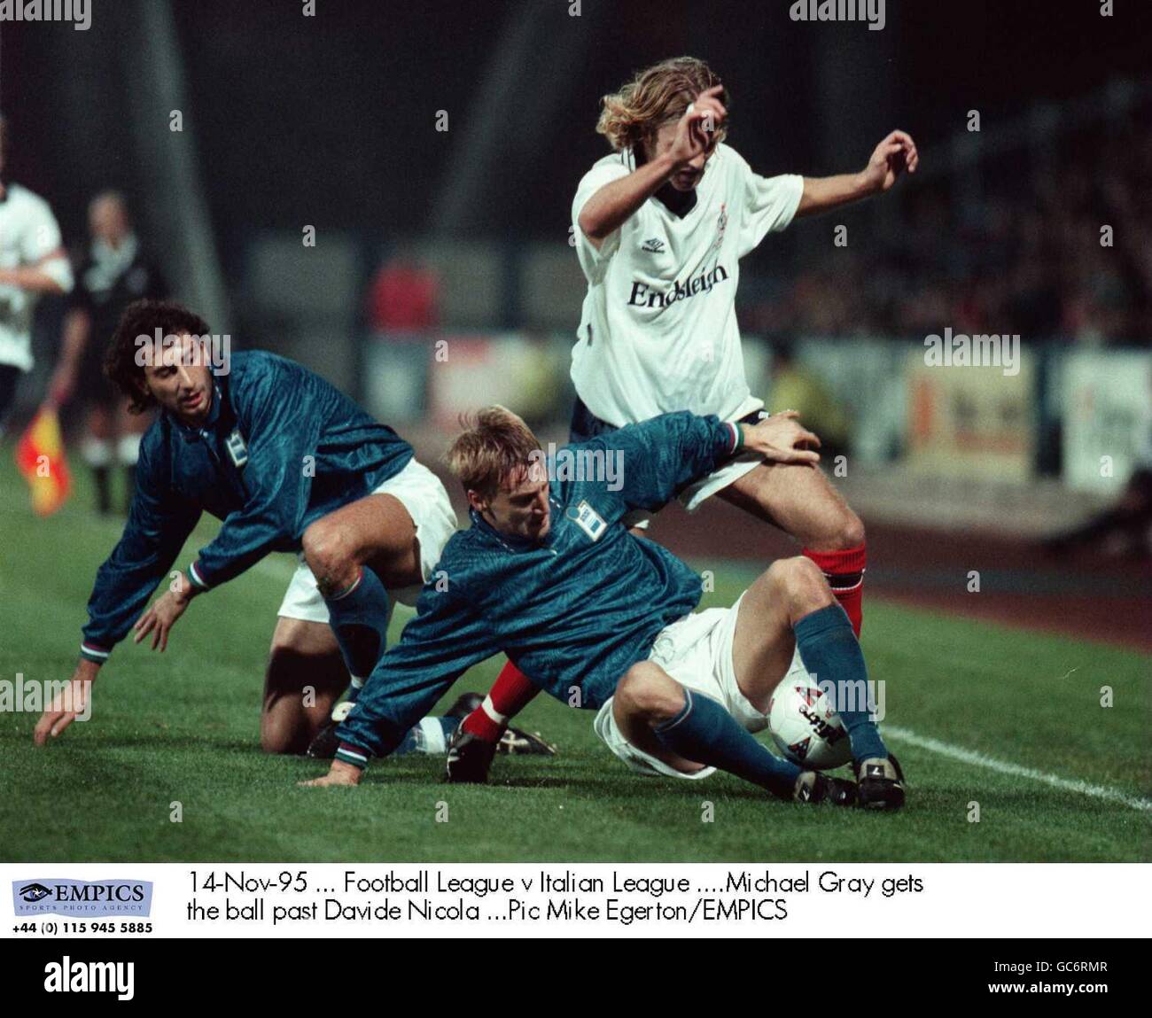 Empics 2 league football hi-res stock photography and images - Alamy