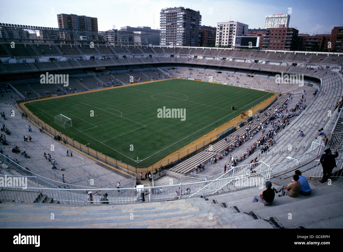 Bernabeu view crowd hi-res stock photography and images - Alamy