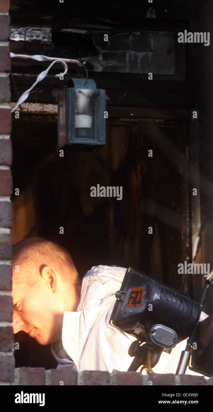 Burnt dead bodies hi-res stock photography and images - Alamy