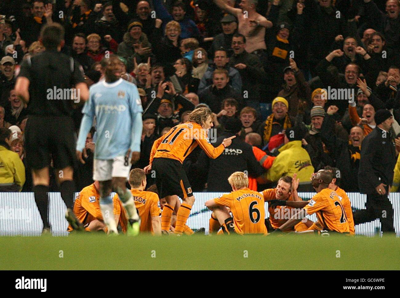 Jimmy bullard celebration hull hi-res stock photography and images - Alamy