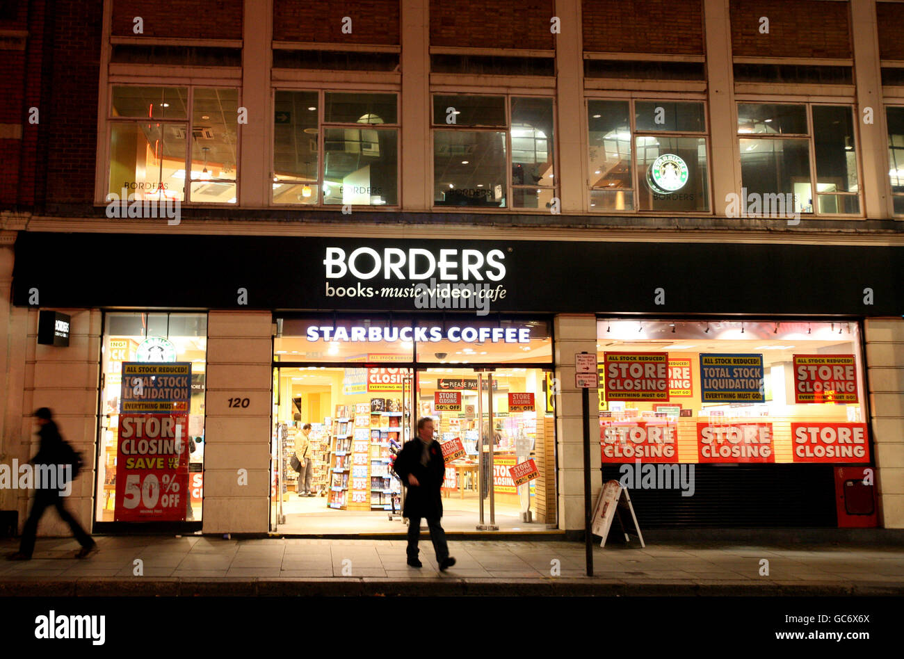 Borders books closing hi-res stock photography and images - Alamy
