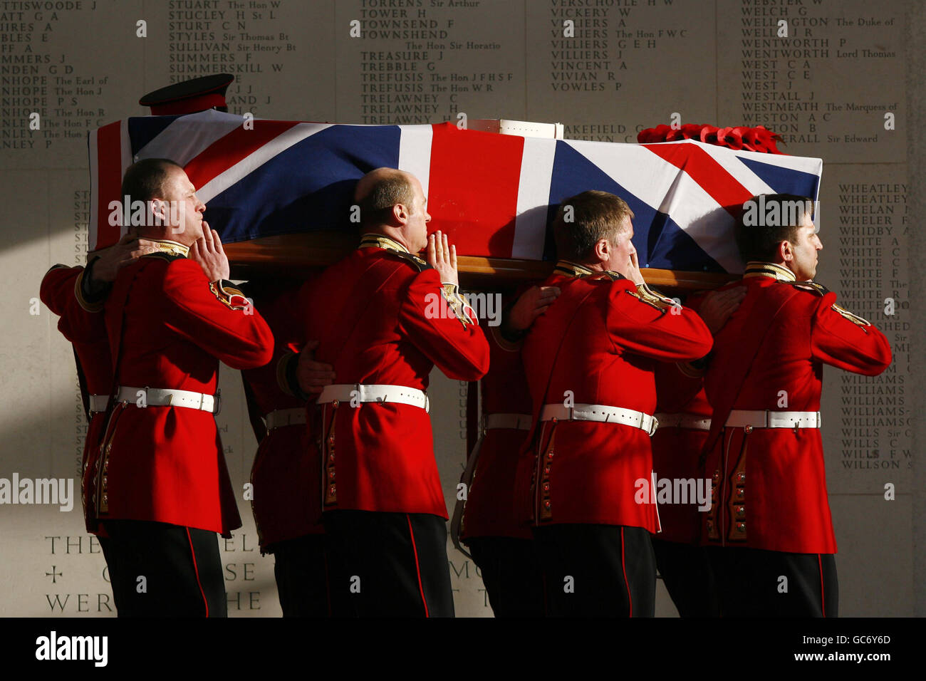 The coffin of warrant officer class 1 darren chant hi-res stock ...
