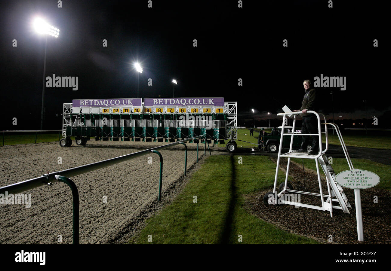 Racing starting gates hi-res stock photography and images - Alamy