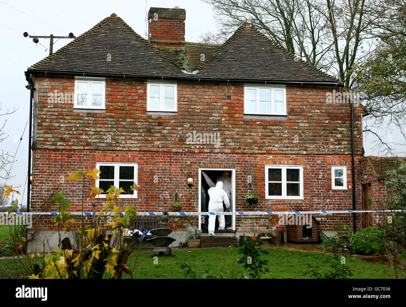 Crime scene night tape hi-res stock photography and images - Alamy